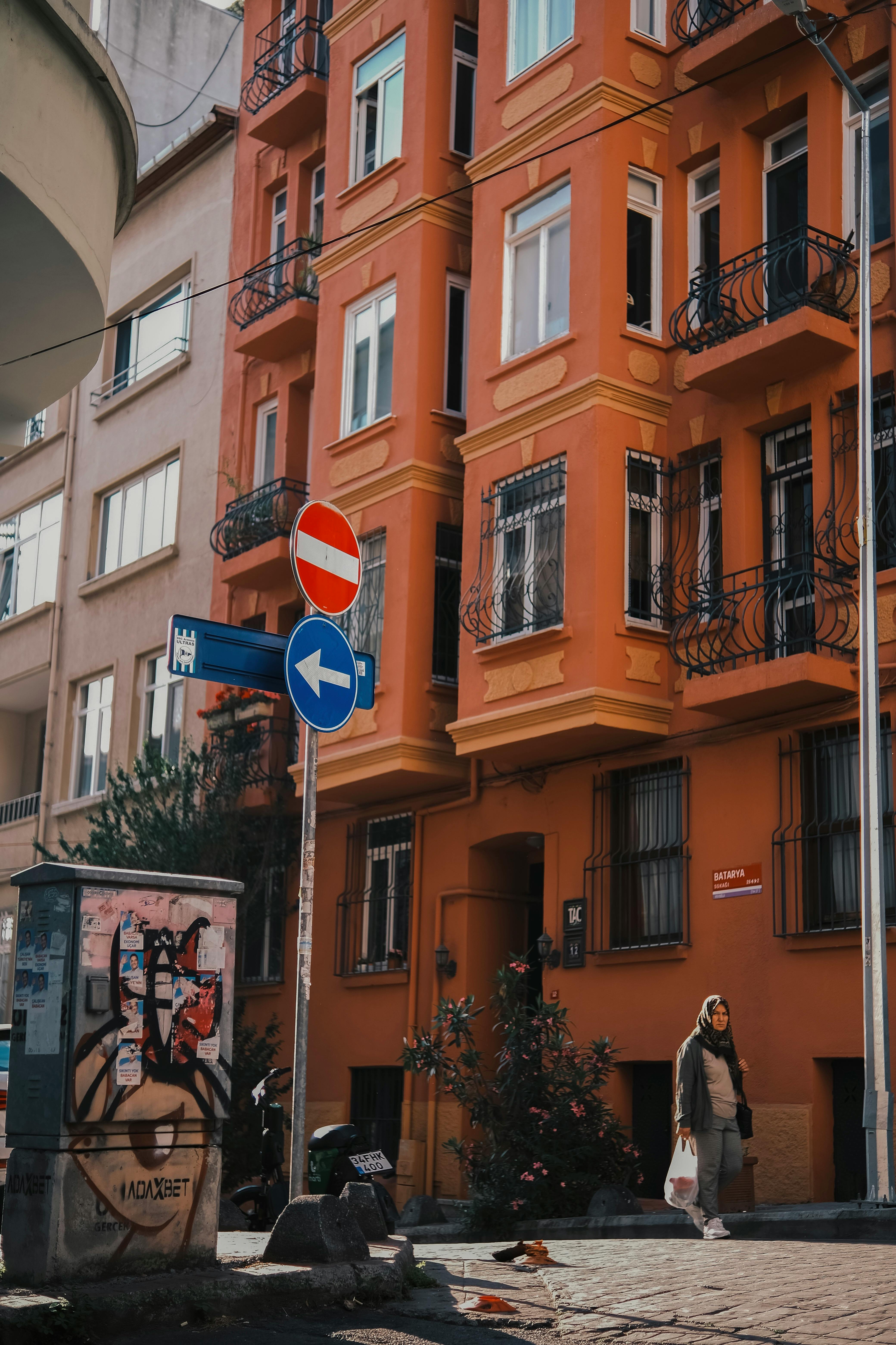 Buildings near Street in Town in Turkey · Free Stock Photo