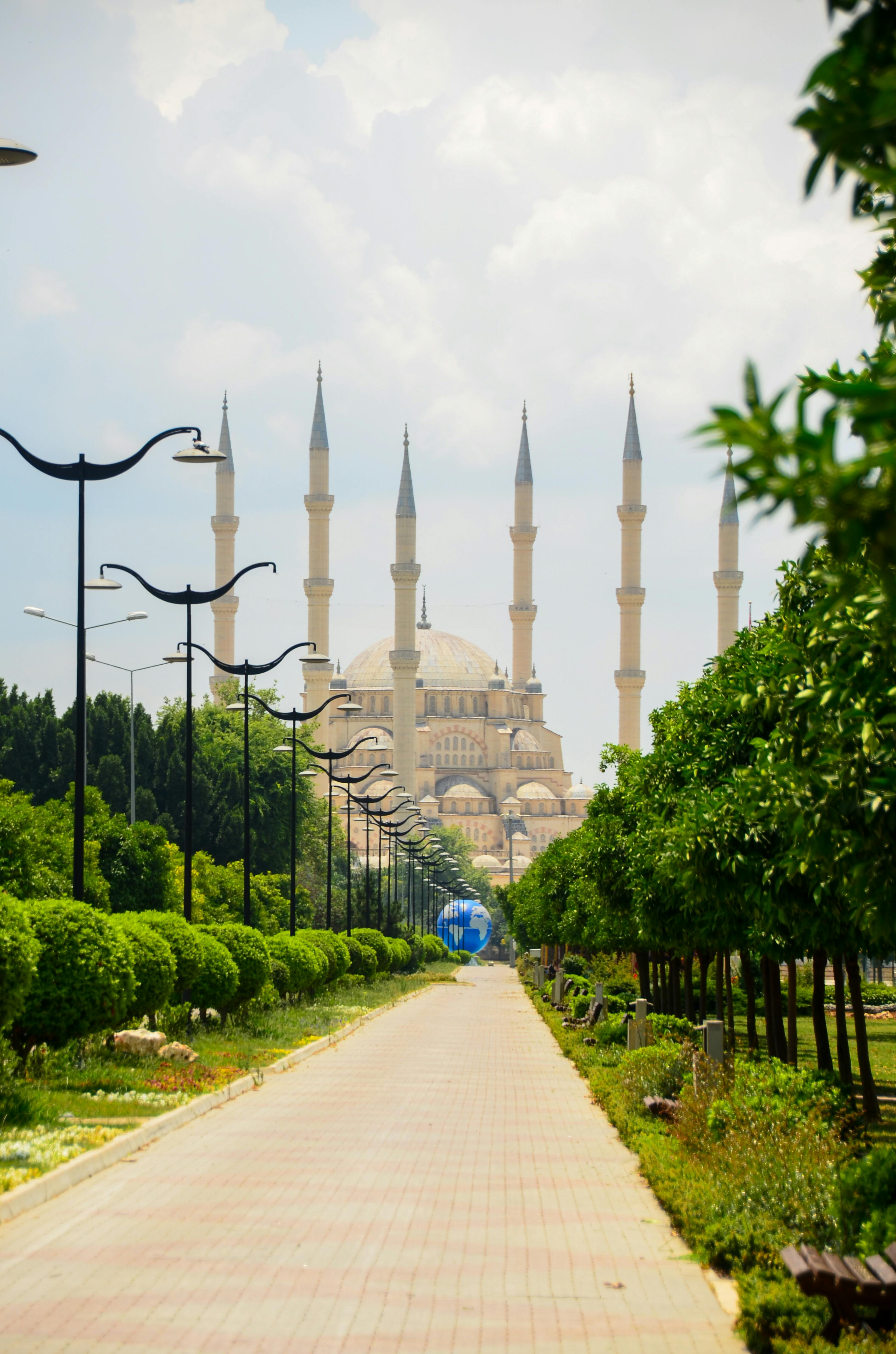 Monumental Interior of Sabanci Central Mosque in Adana · Free Stock Photo