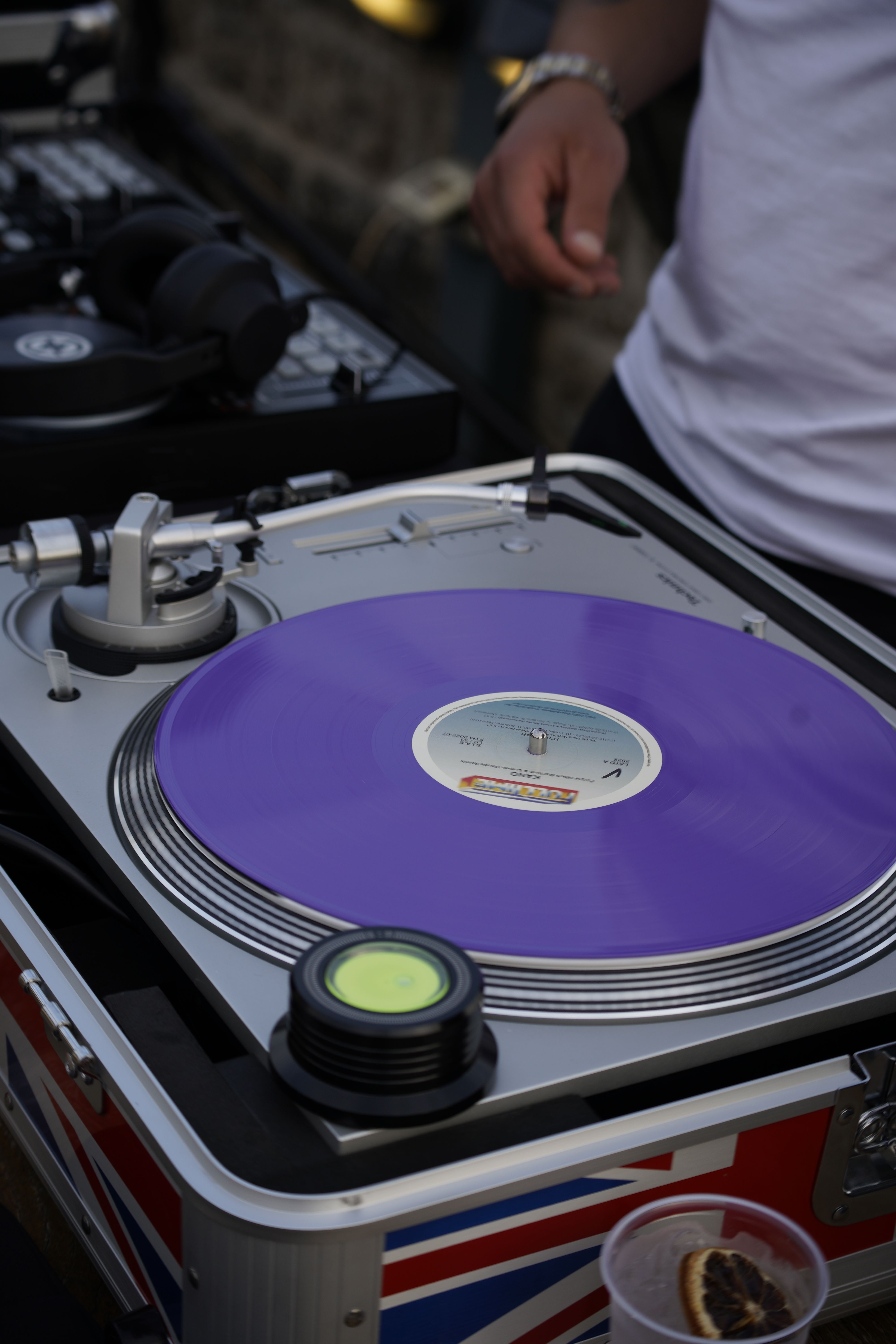 Purple Vinyl Disk on Plate · Free Stock Photo