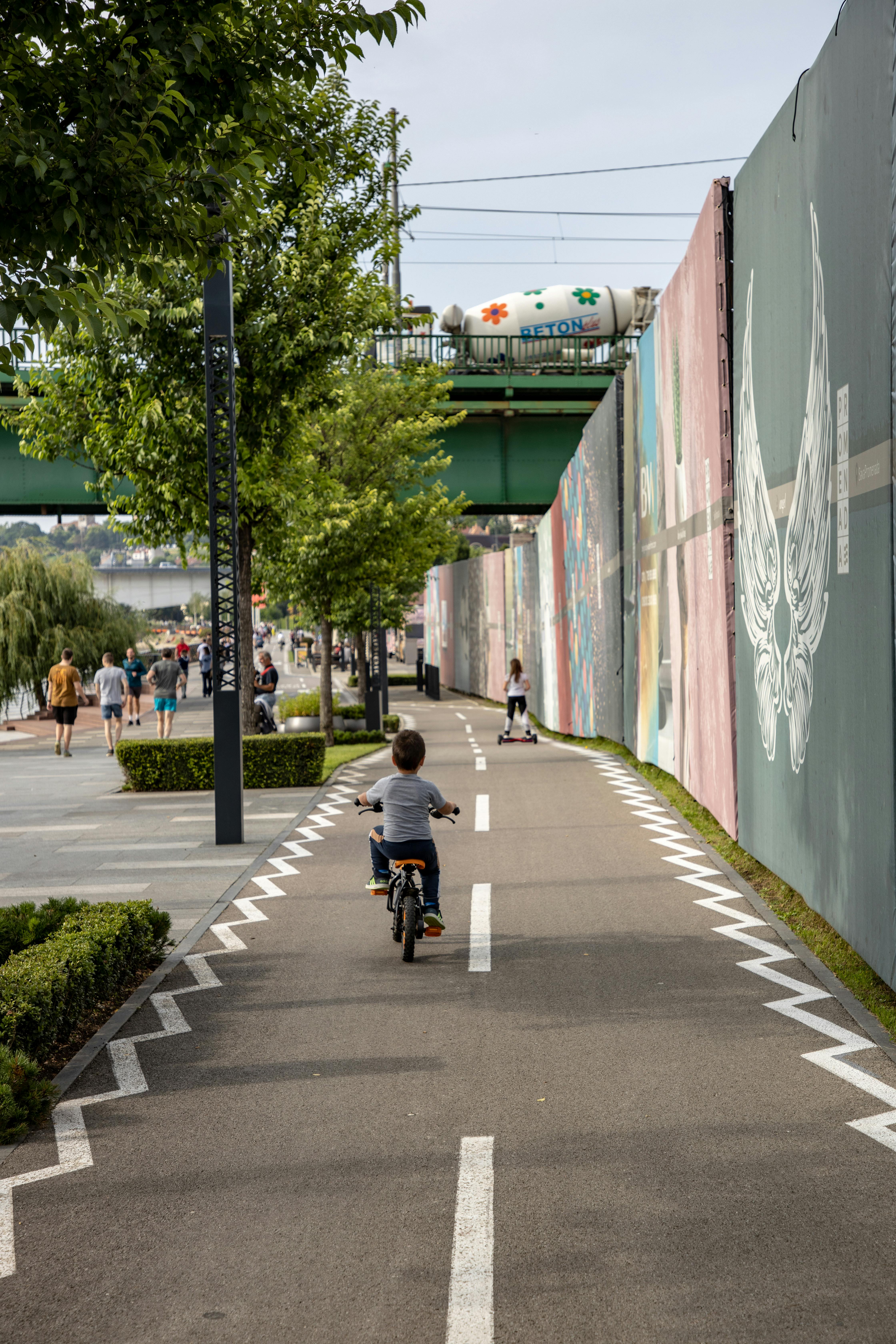 City Bike Path · Free Stock Photo