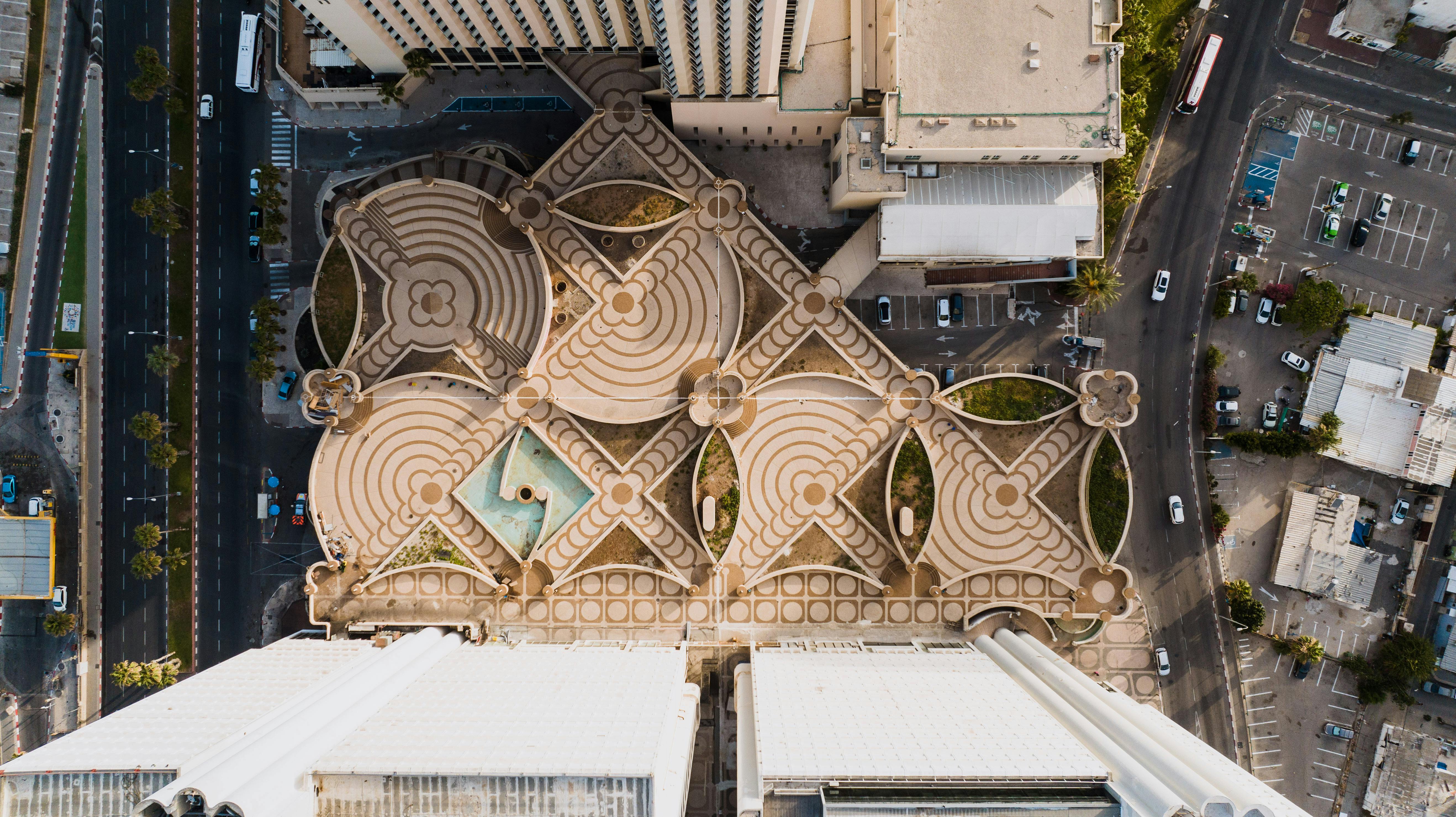 Geometrical Terrace under Skyscraper · Free Stock Photo