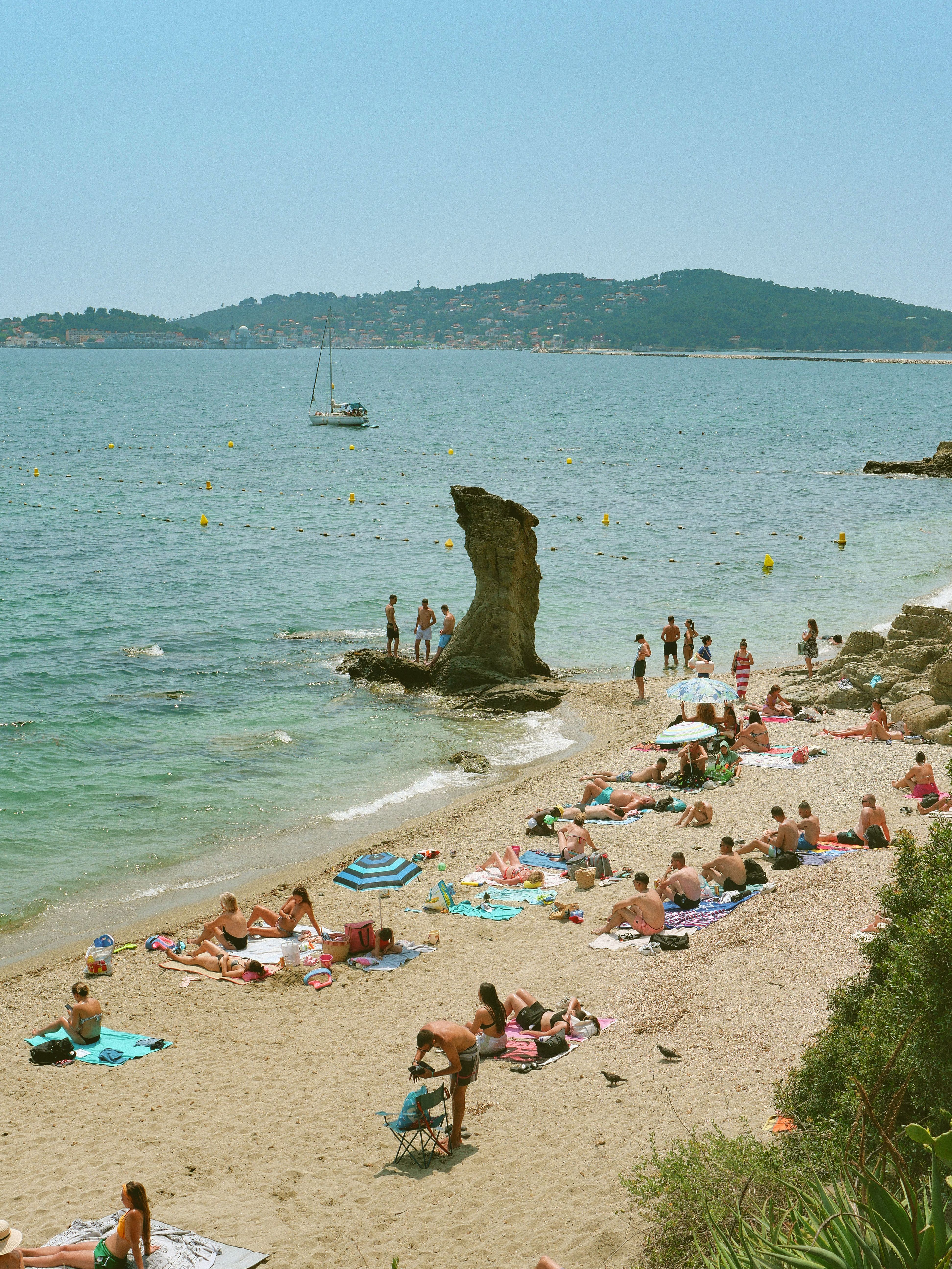 Groups Of People At The Beach Photos, Download The BEST Free Groups Of ...