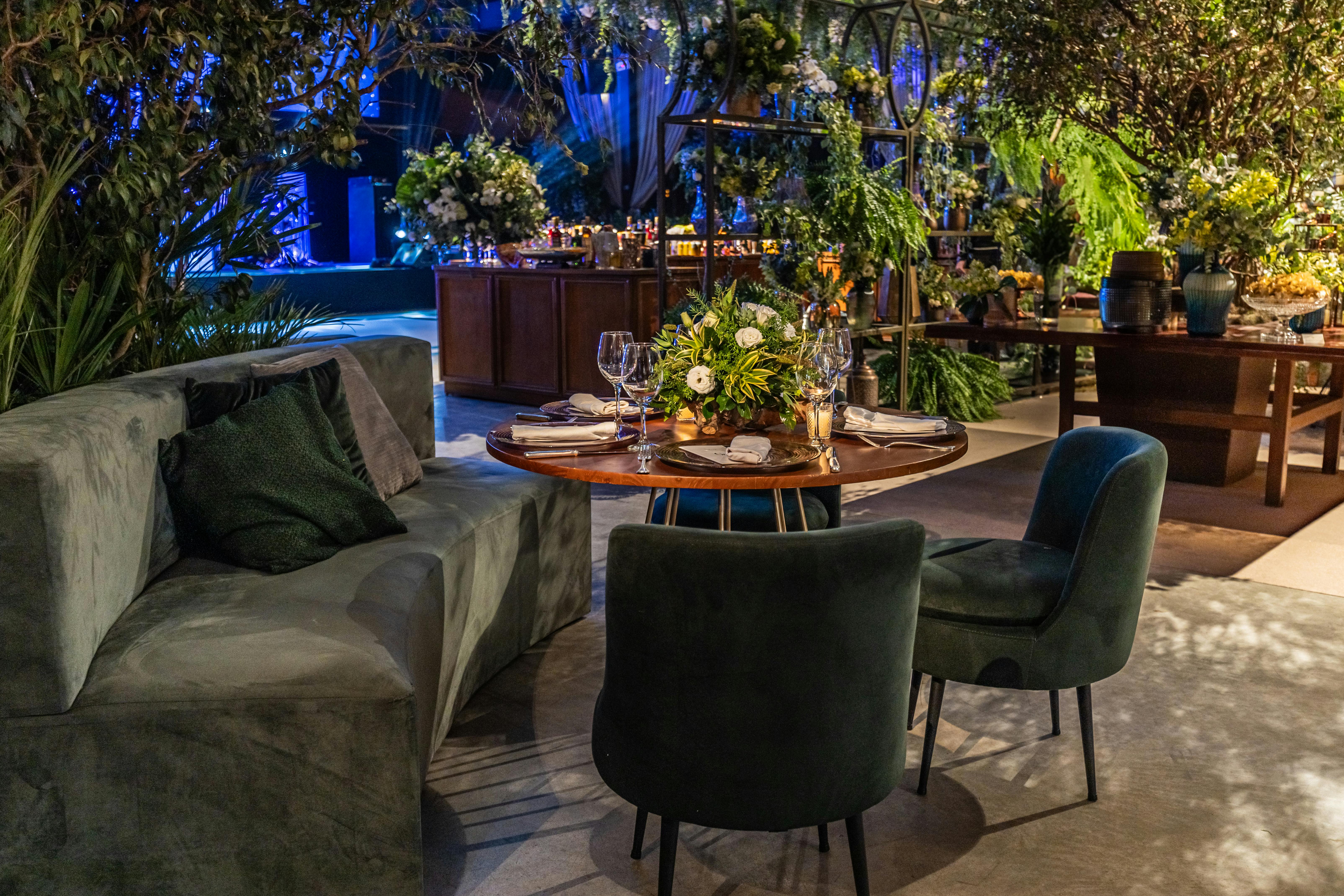 Elegant Table Settings in a Modern Restaurant · Free Stock Photo