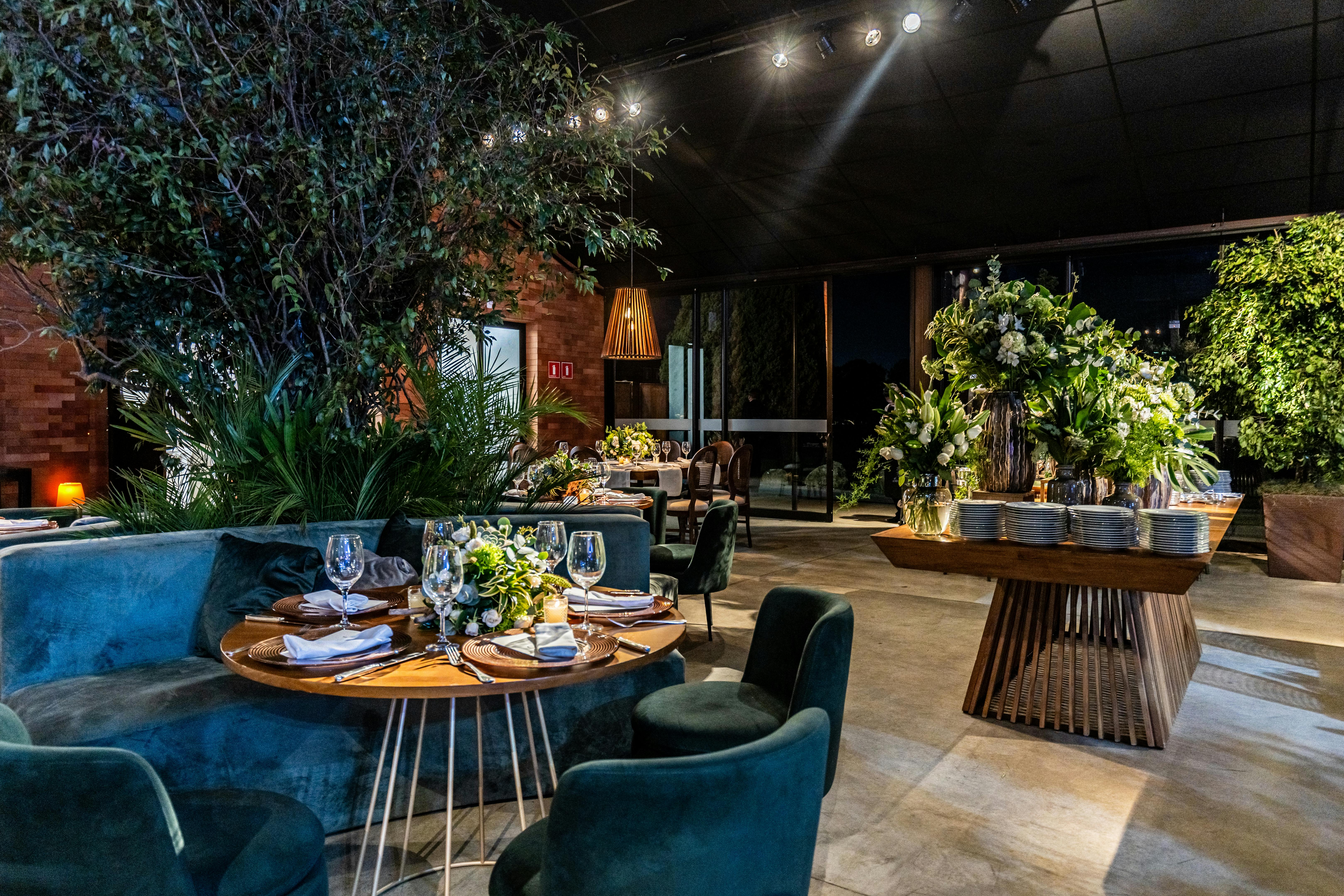 Elegant Table Settings in a Modern Restaurant · Free Stock Photo