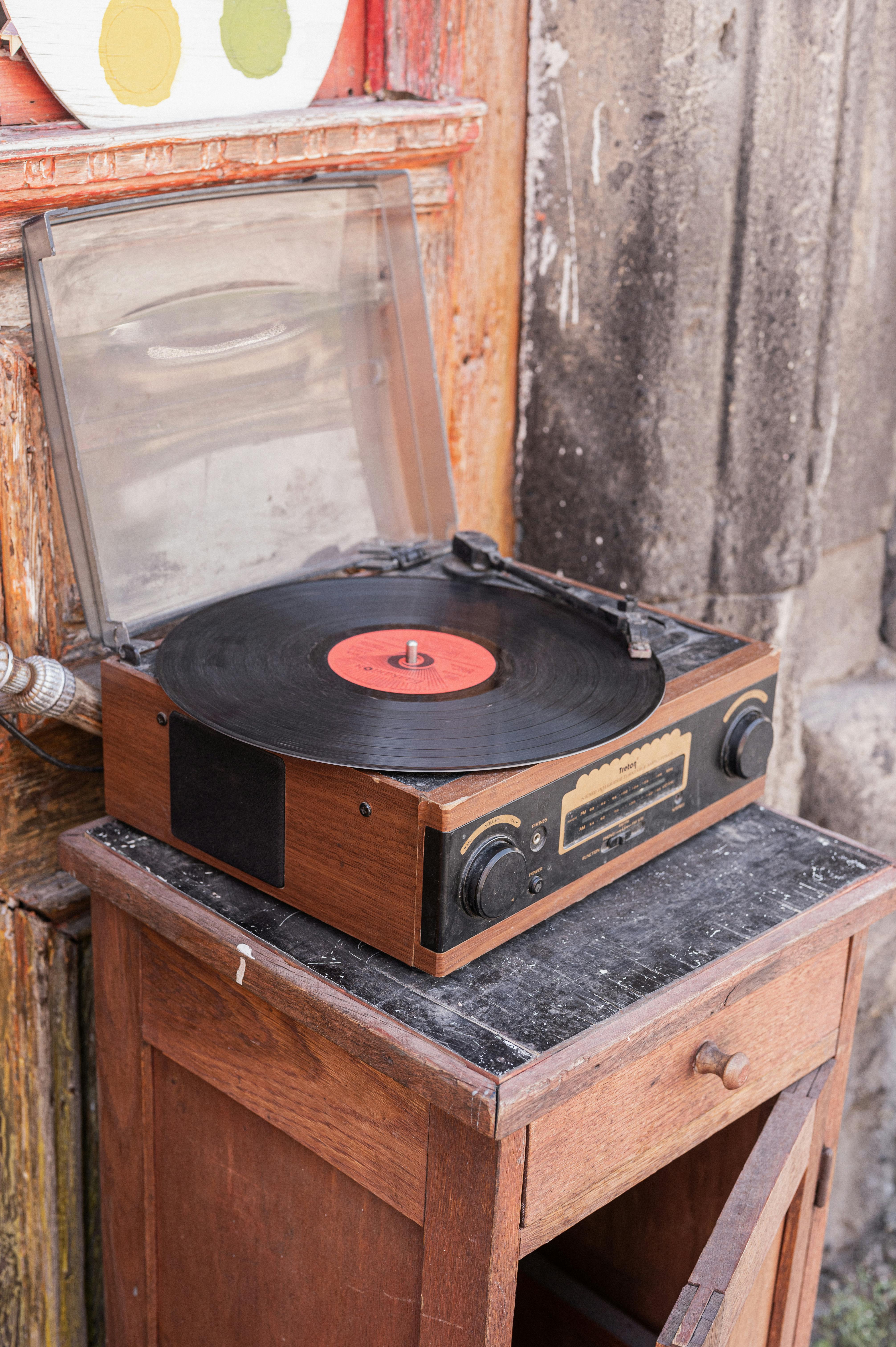 Vinyl Record on Turntable · Free Stock Photo