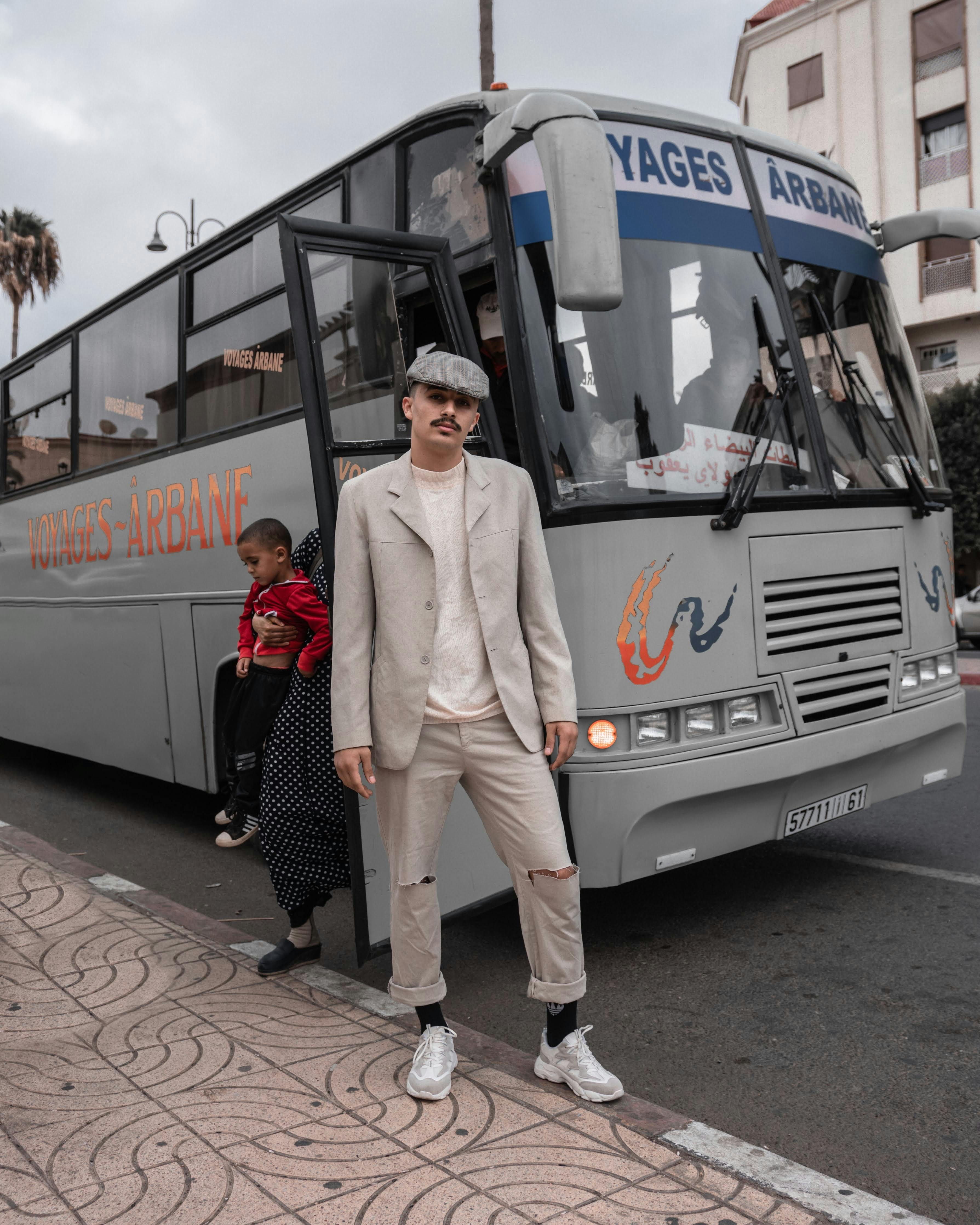 Bus Profile Photos, Download The BEST Free Bus Profile Stock Photos ...