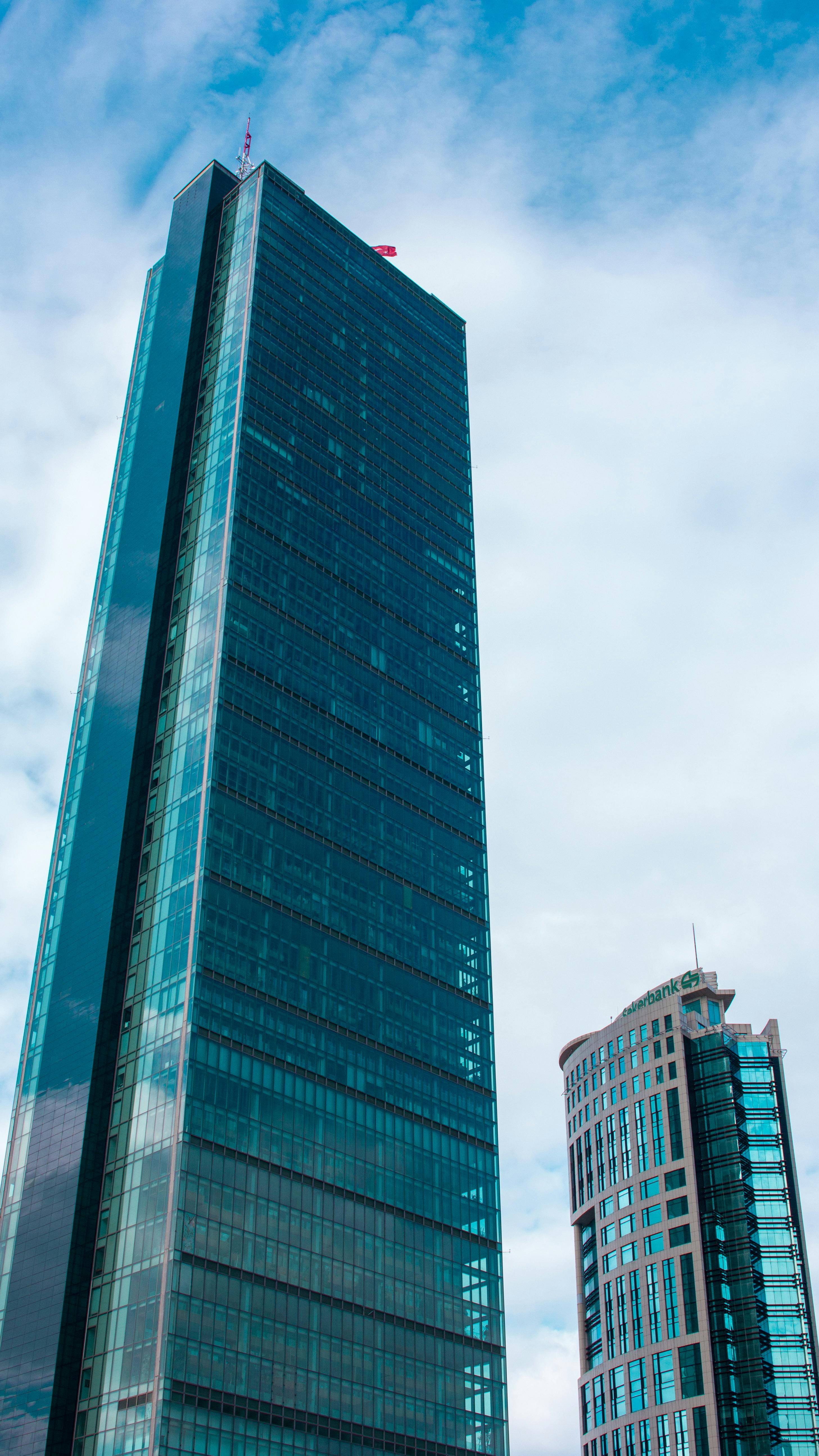 Modern Skyscrapers in Urban Cityscape · Free Stock Photo
