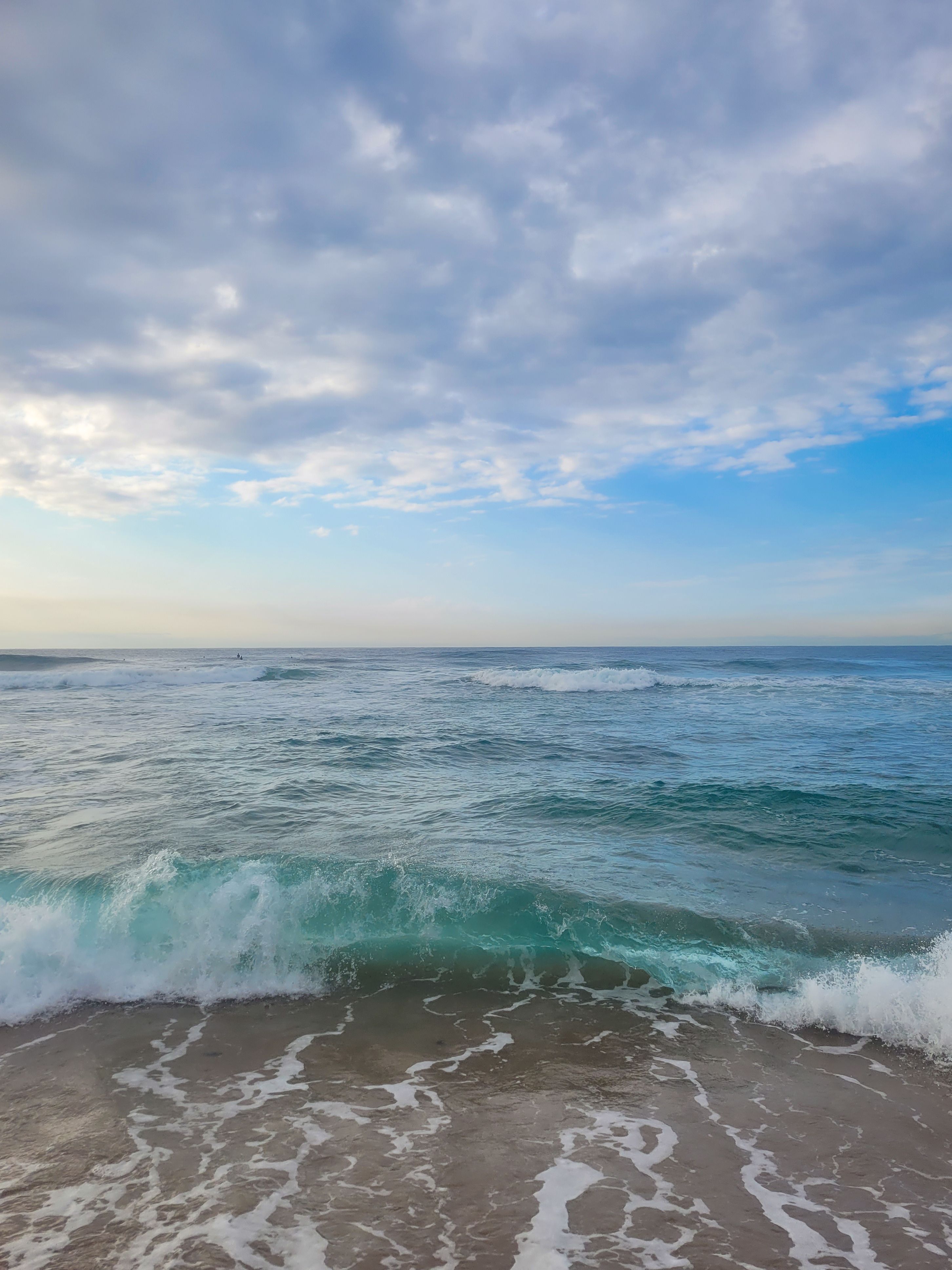 Waves on Sea Shore · Free Stock Photo