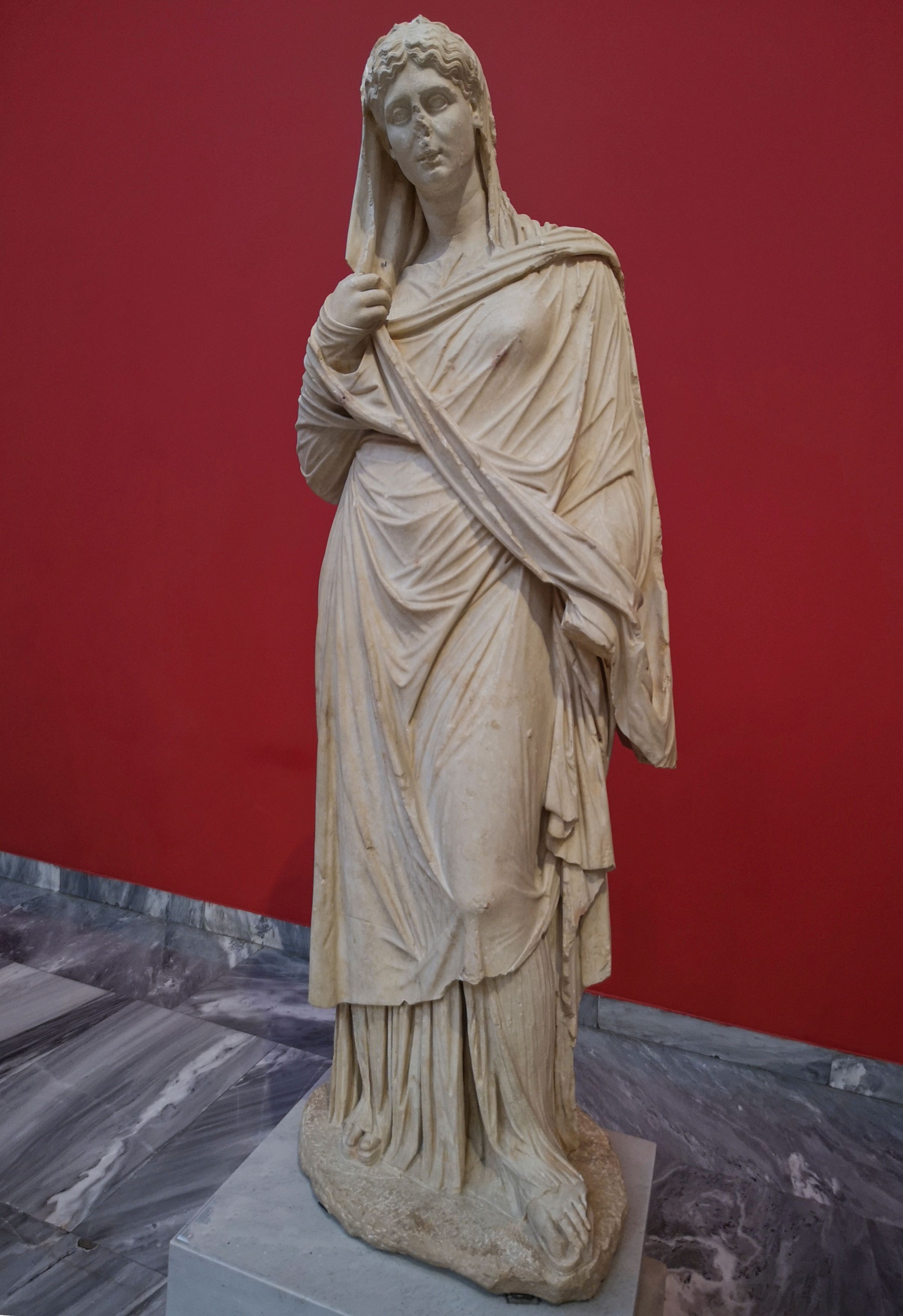 Saint Antique Sculpture · Free Stock Photo