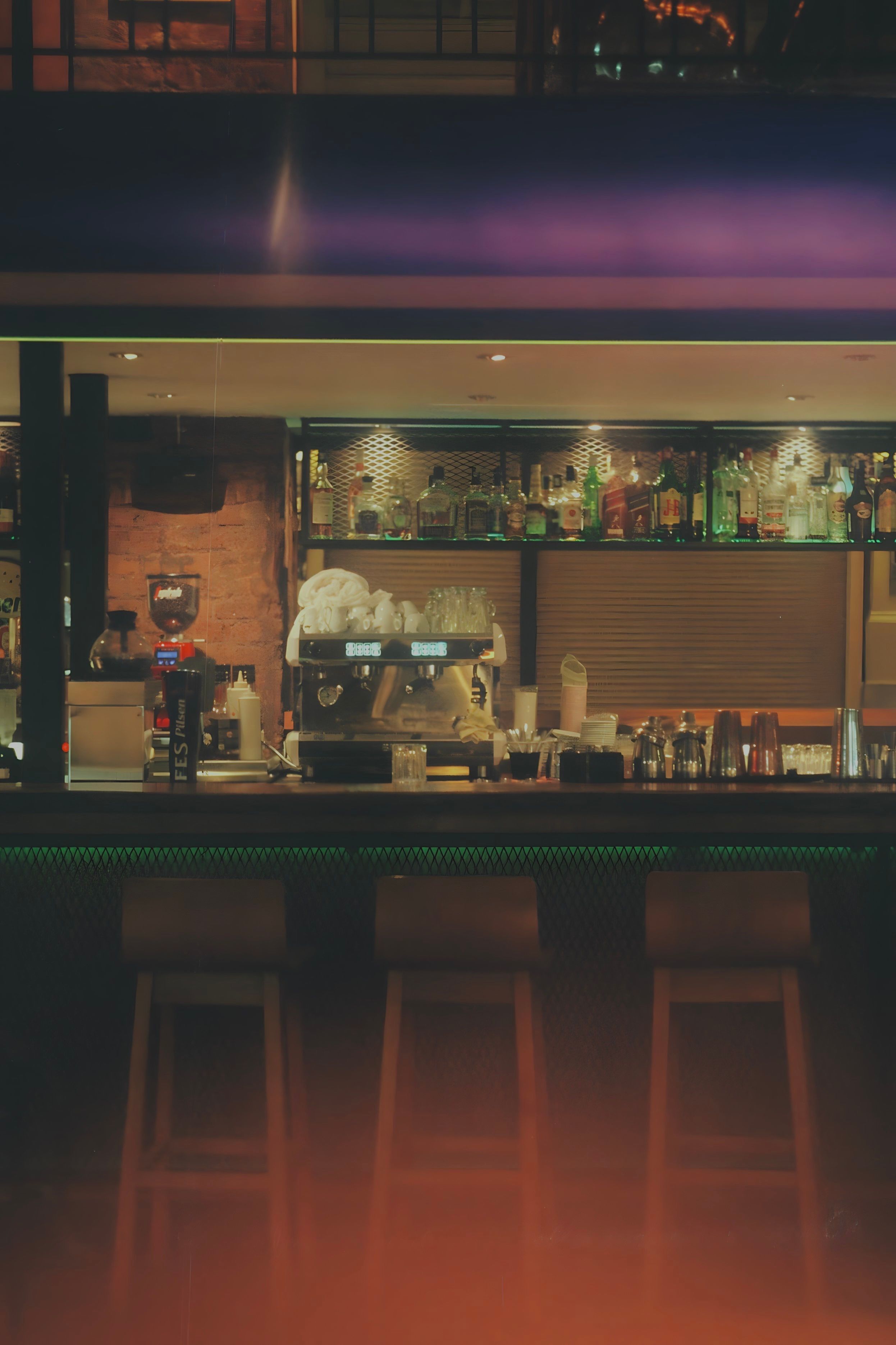 Interior of an Empty Bar · Free Stock Photo