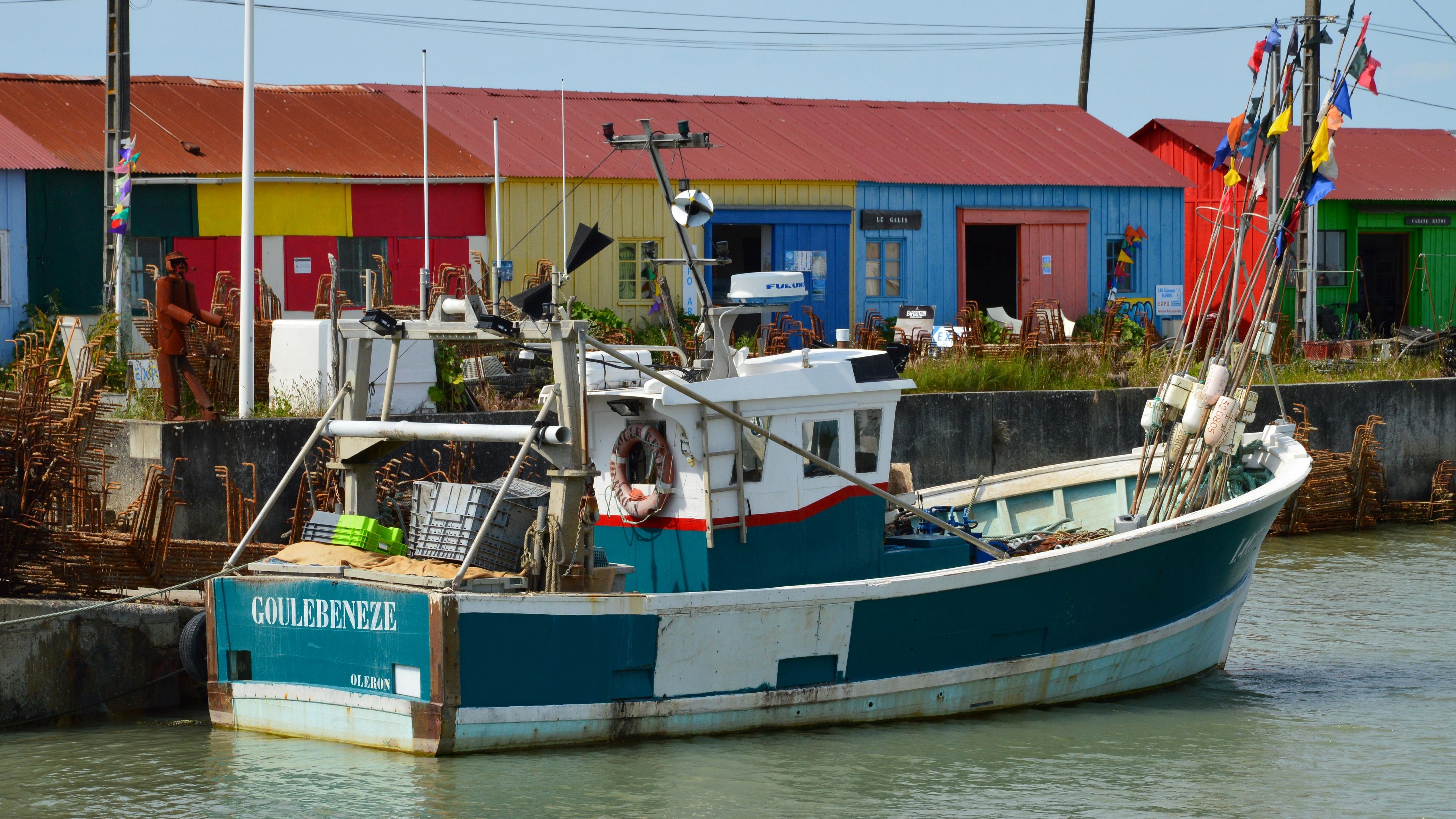 Small Fishing Vessel Photos, Download The BEST Free Small Fishing ...