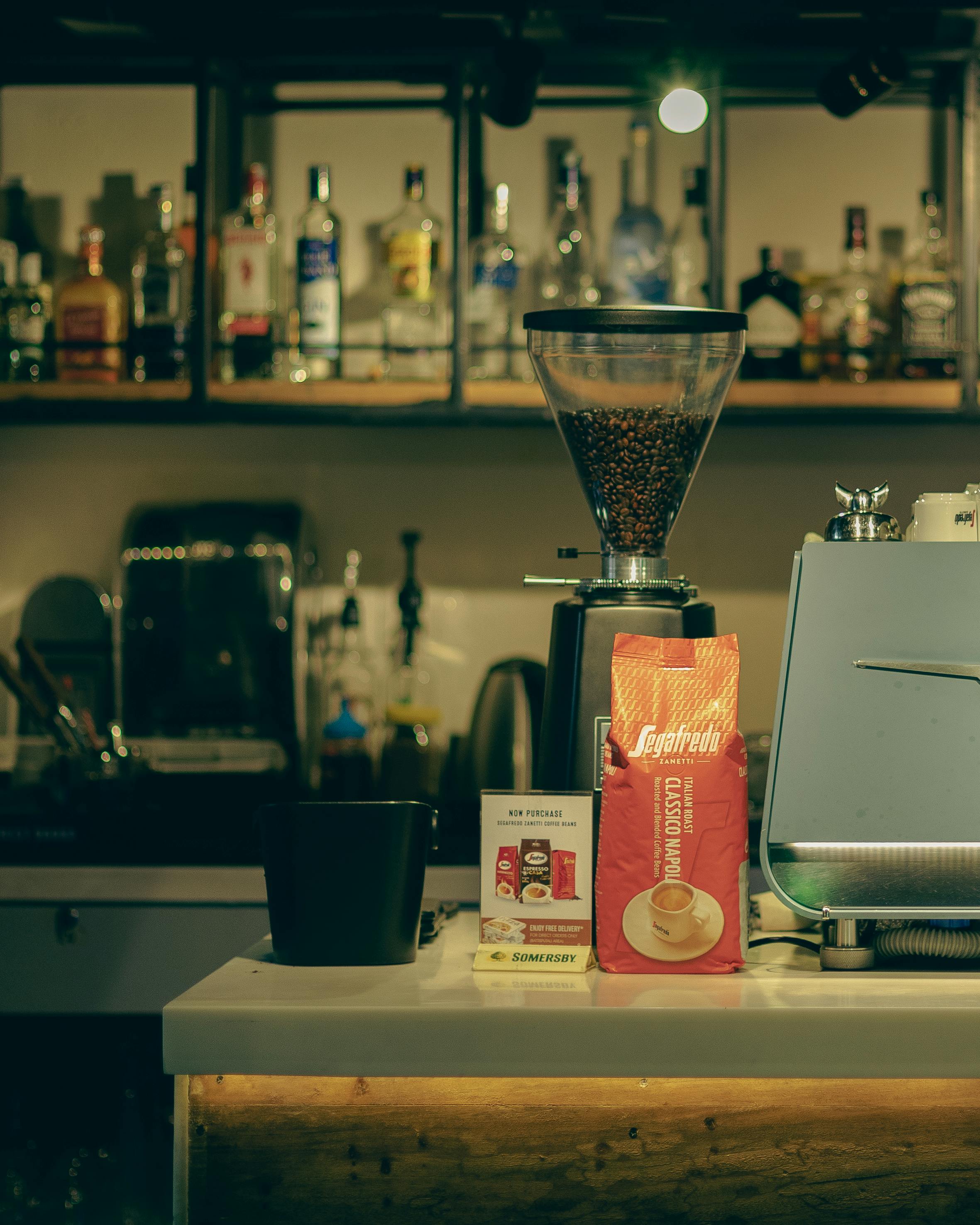 Clean Coffee Shop · Free Stock Photo