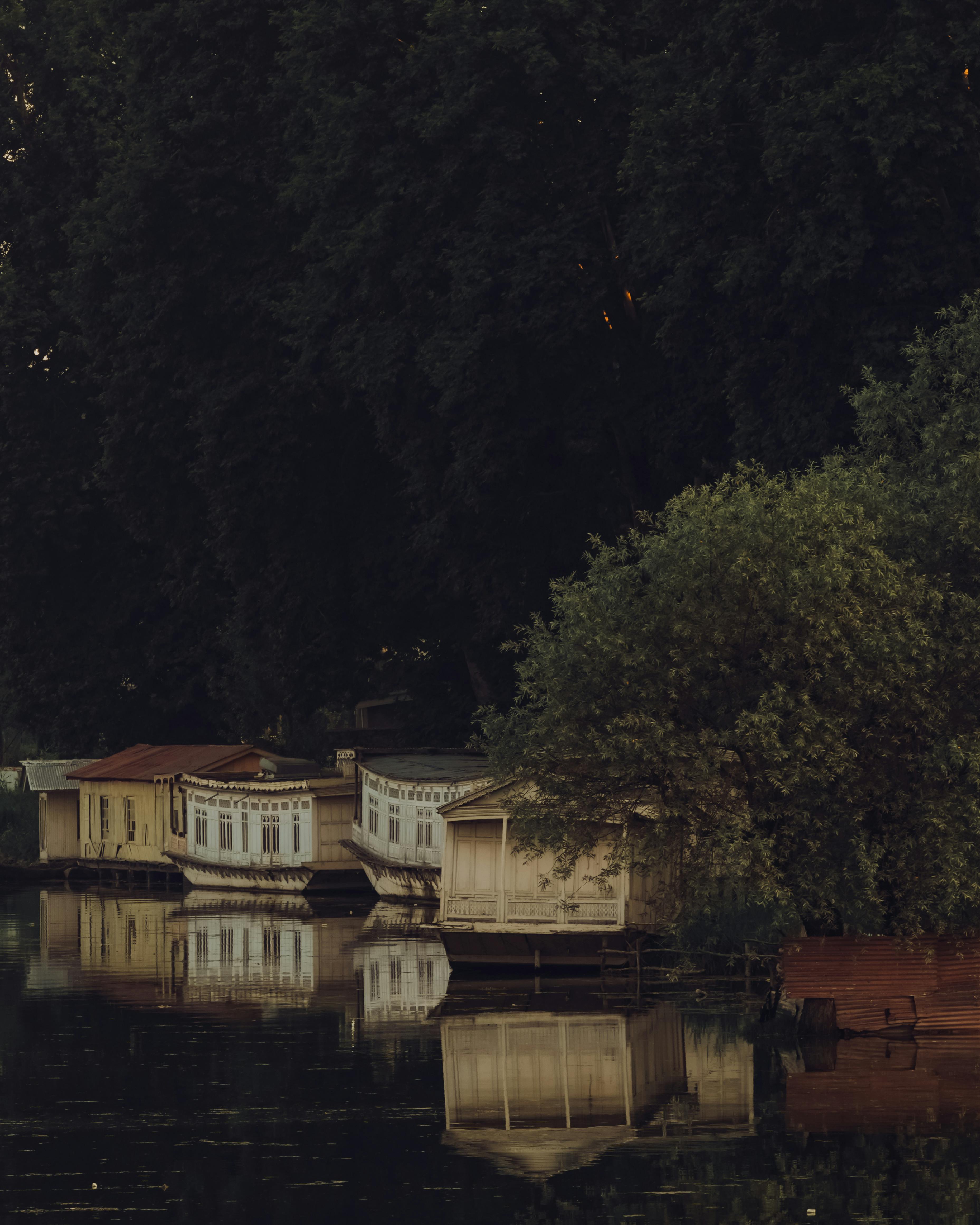 Houses by River in Village · Free Stock Photo