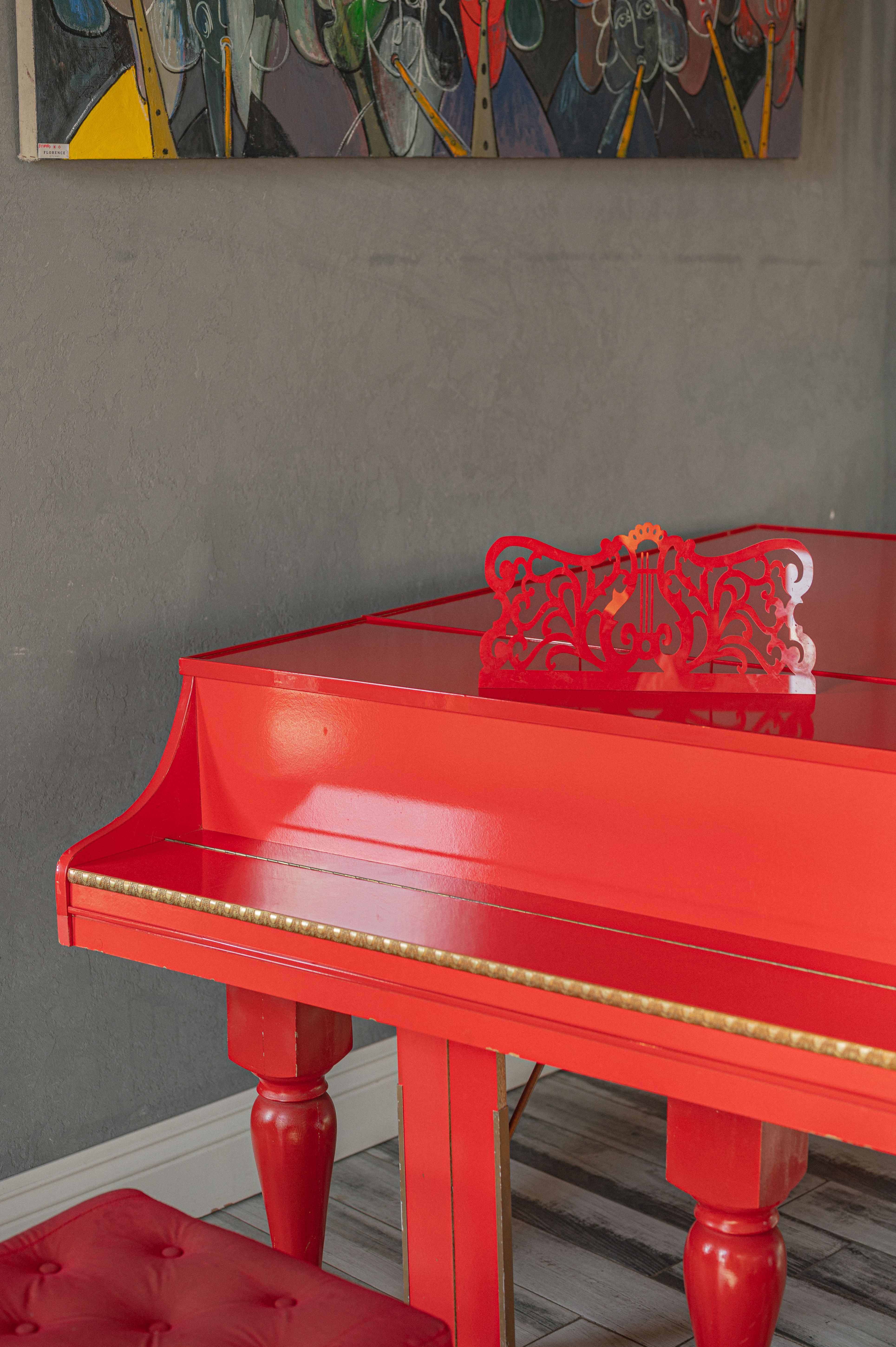 Red Piano in a Room · Free Stock Photo