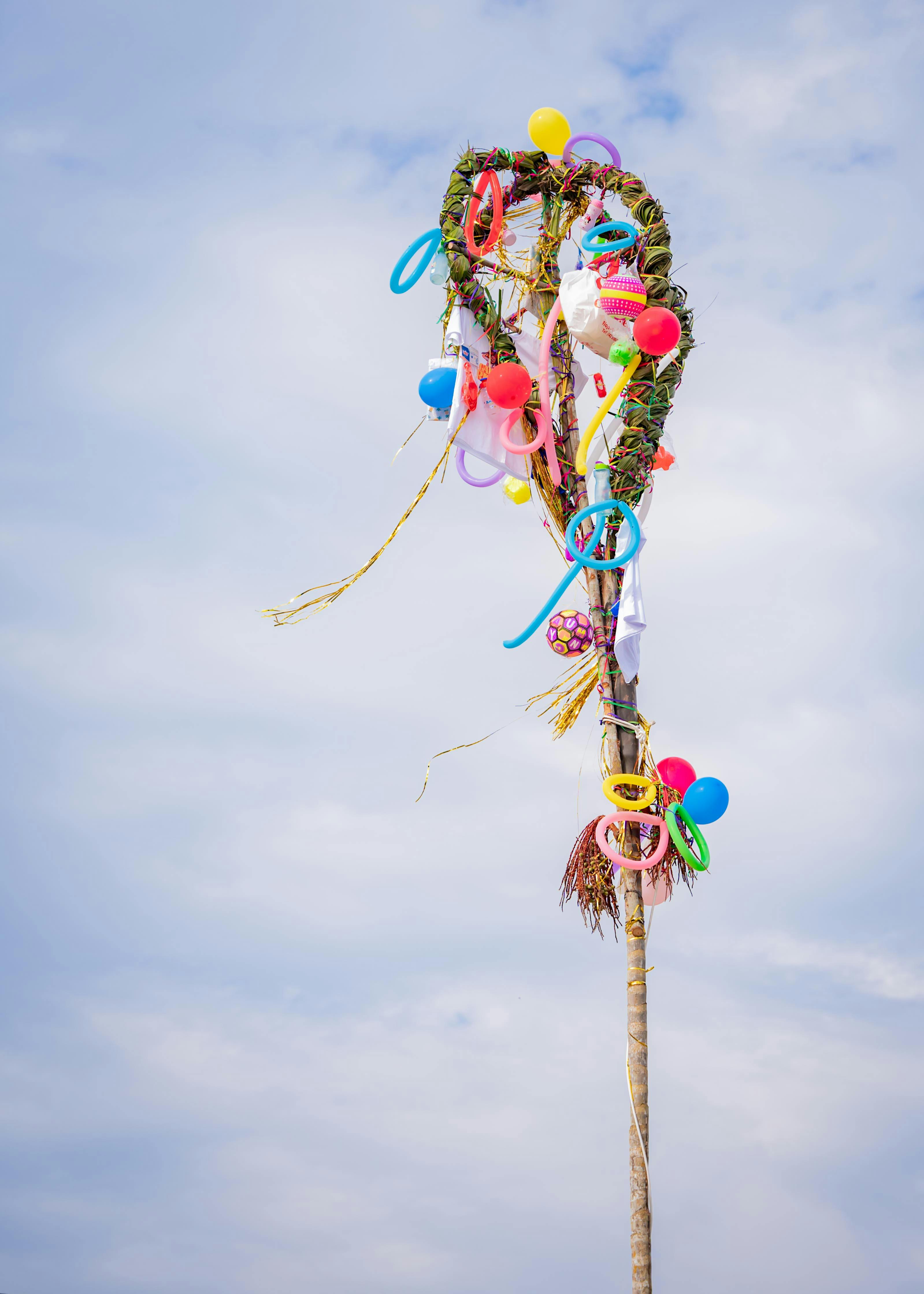 Foto de stock gratuita sobre adornosenarbol, alto, arte, cielo ...