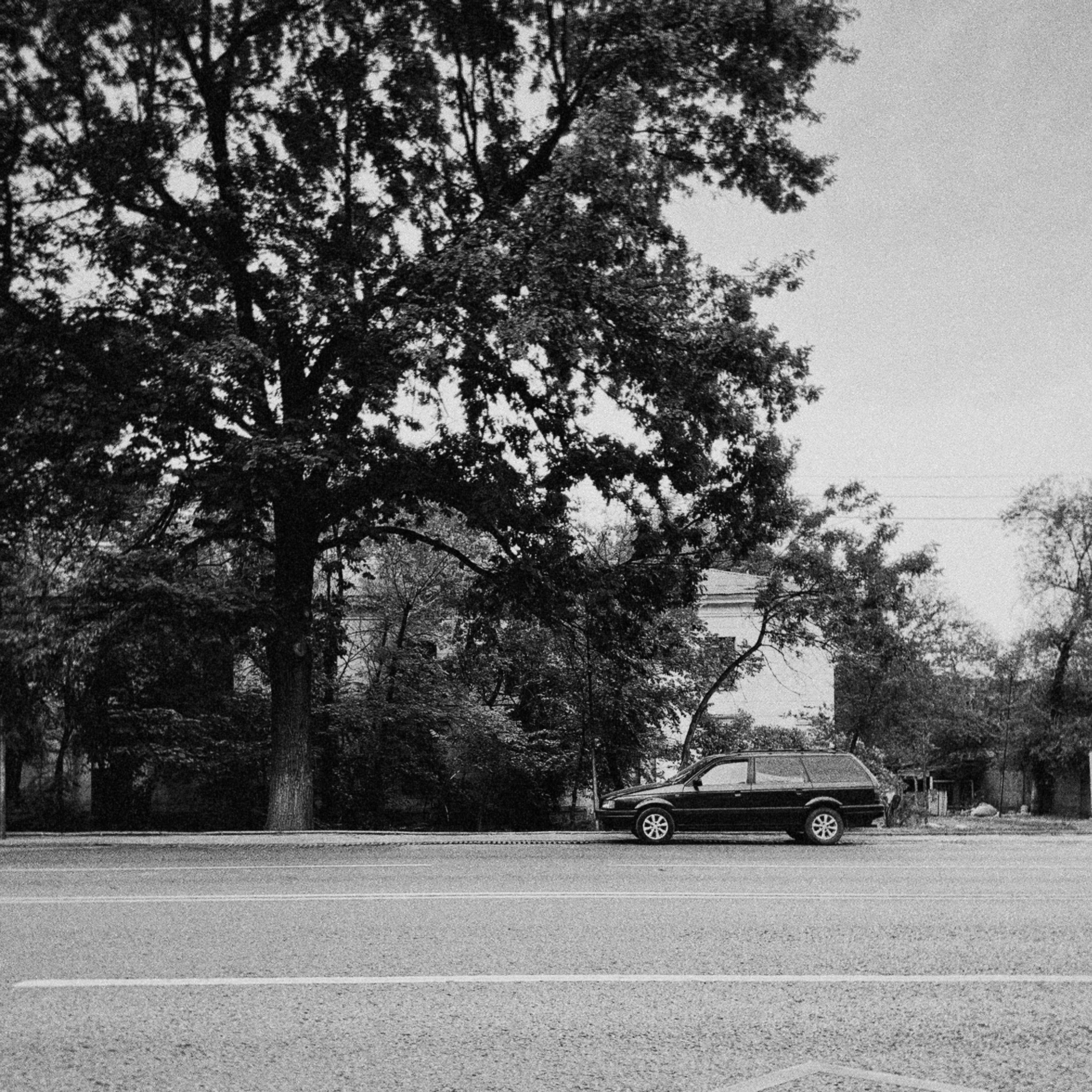 Street Photography with a Car · Free Stock Photo