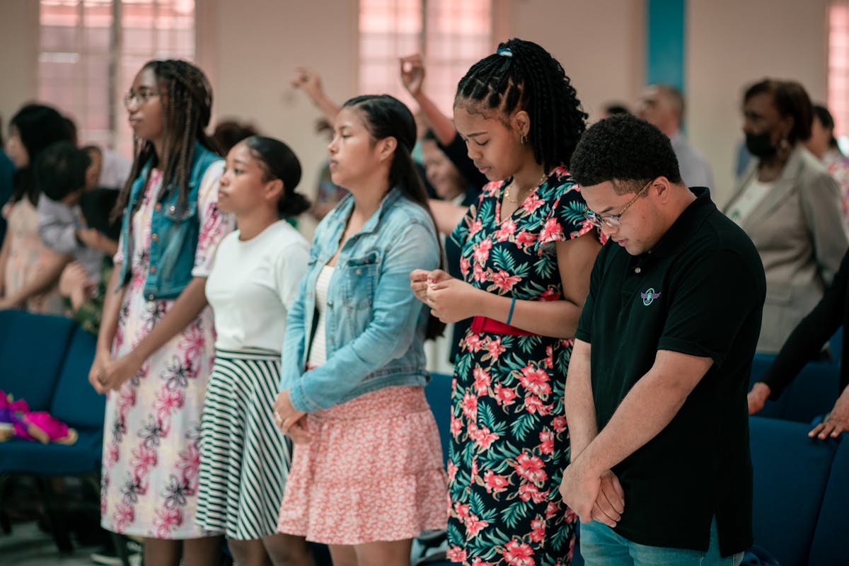 Blacks Praying In Group Photos, Download The BEST Free Blacks Praying ...