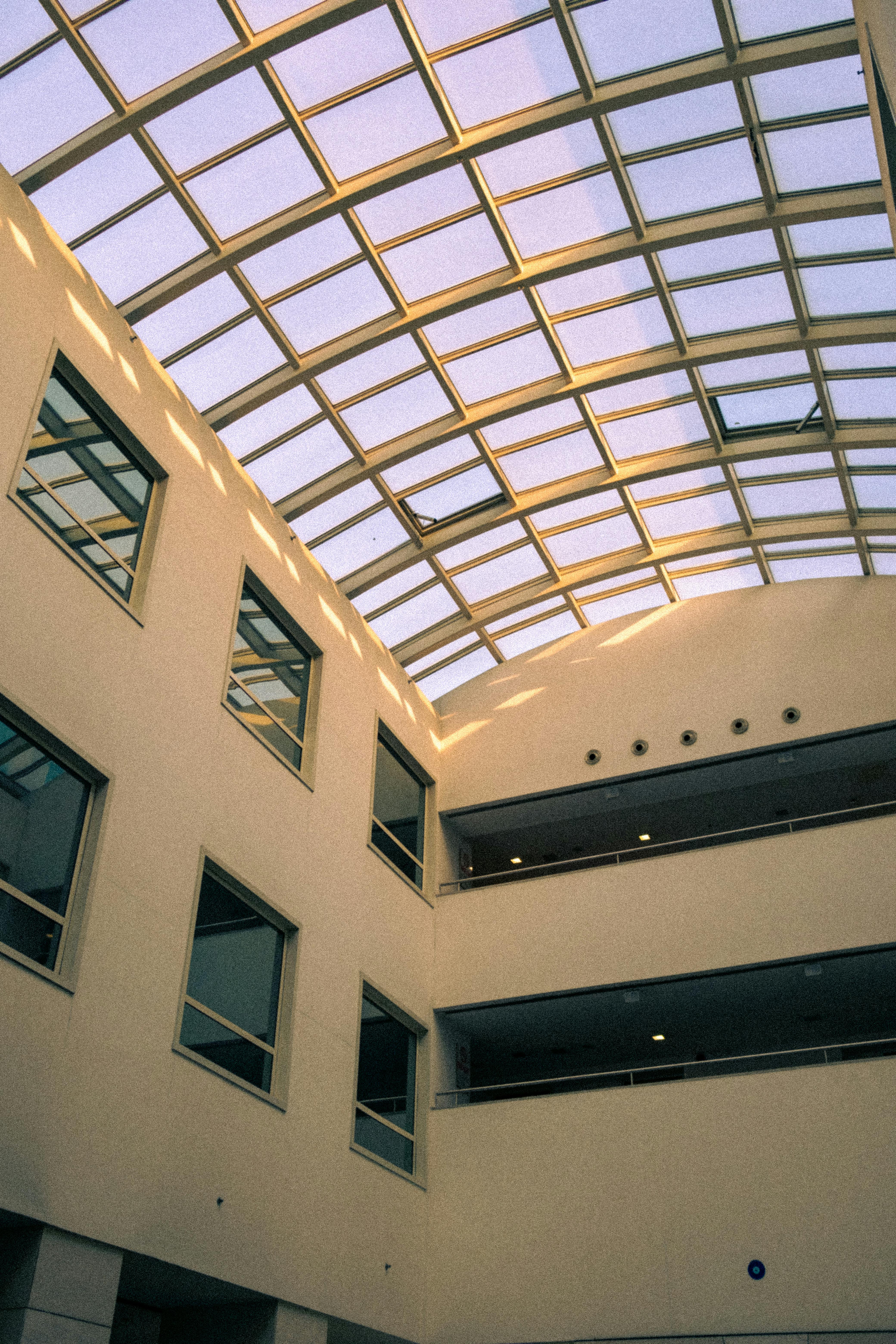 Low Angle View of Building · Free Stock Photo