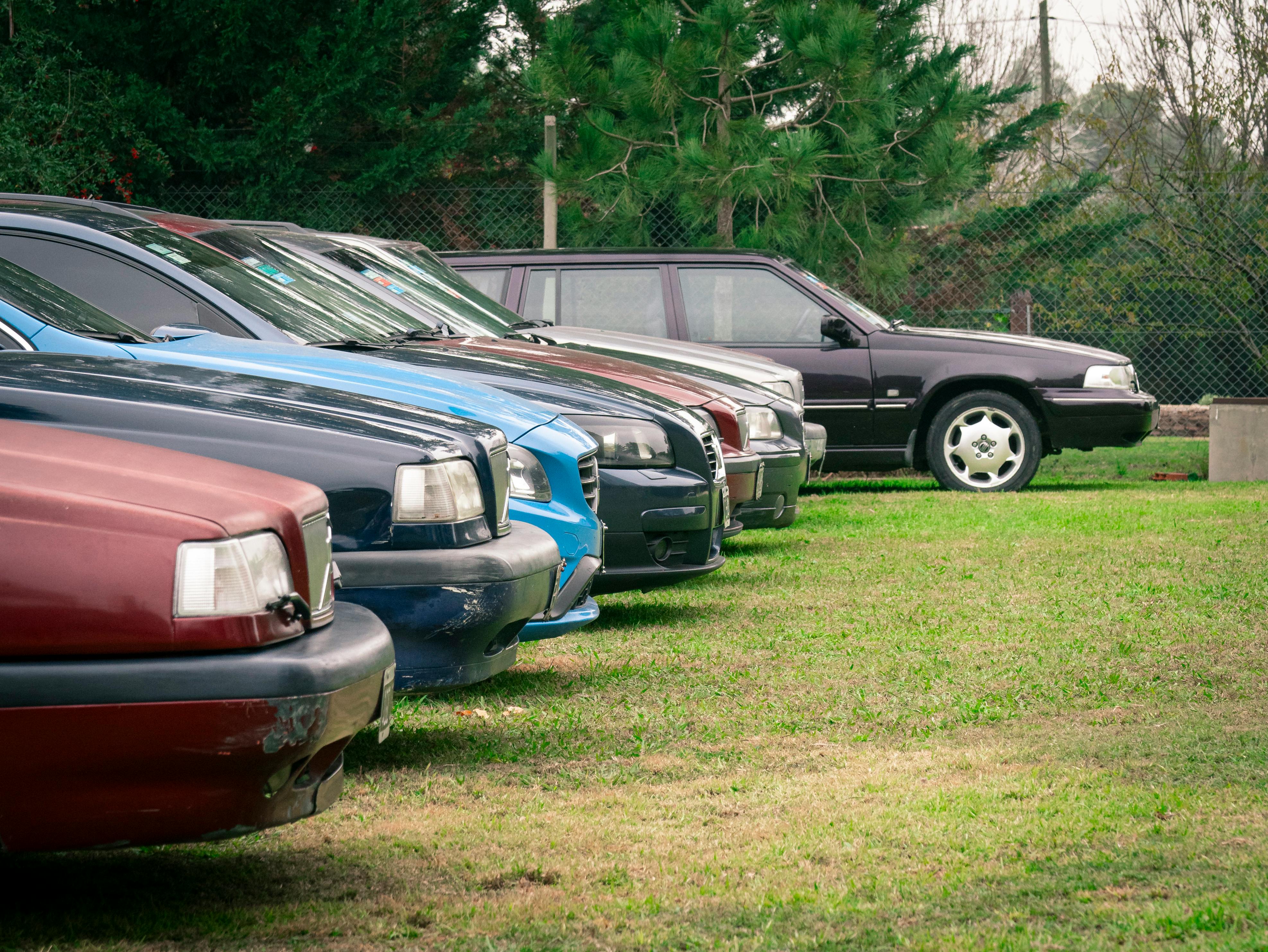 Cars Parked in Row · Free Stock Photo