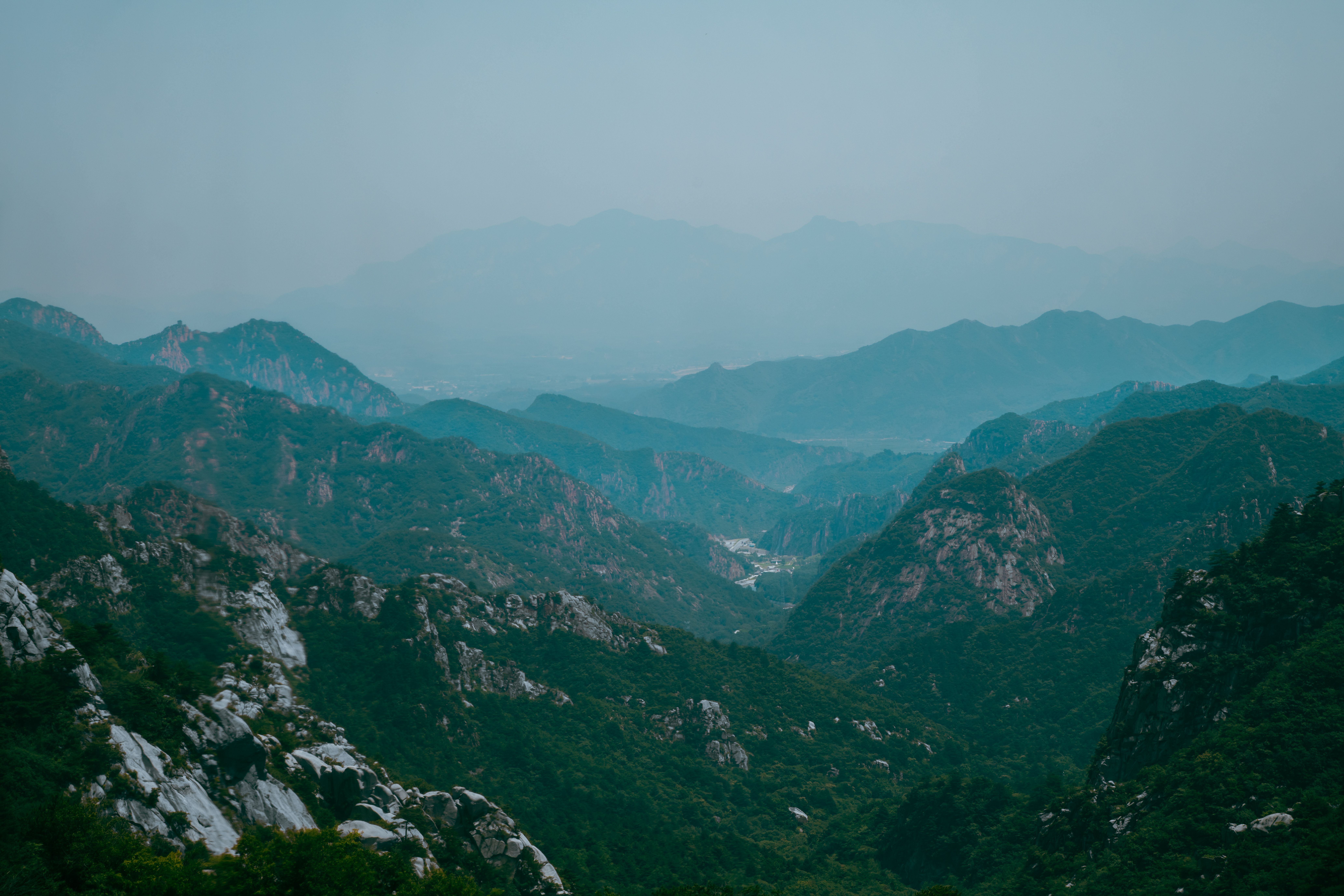 Valley in Mountains · Free Stock Photo