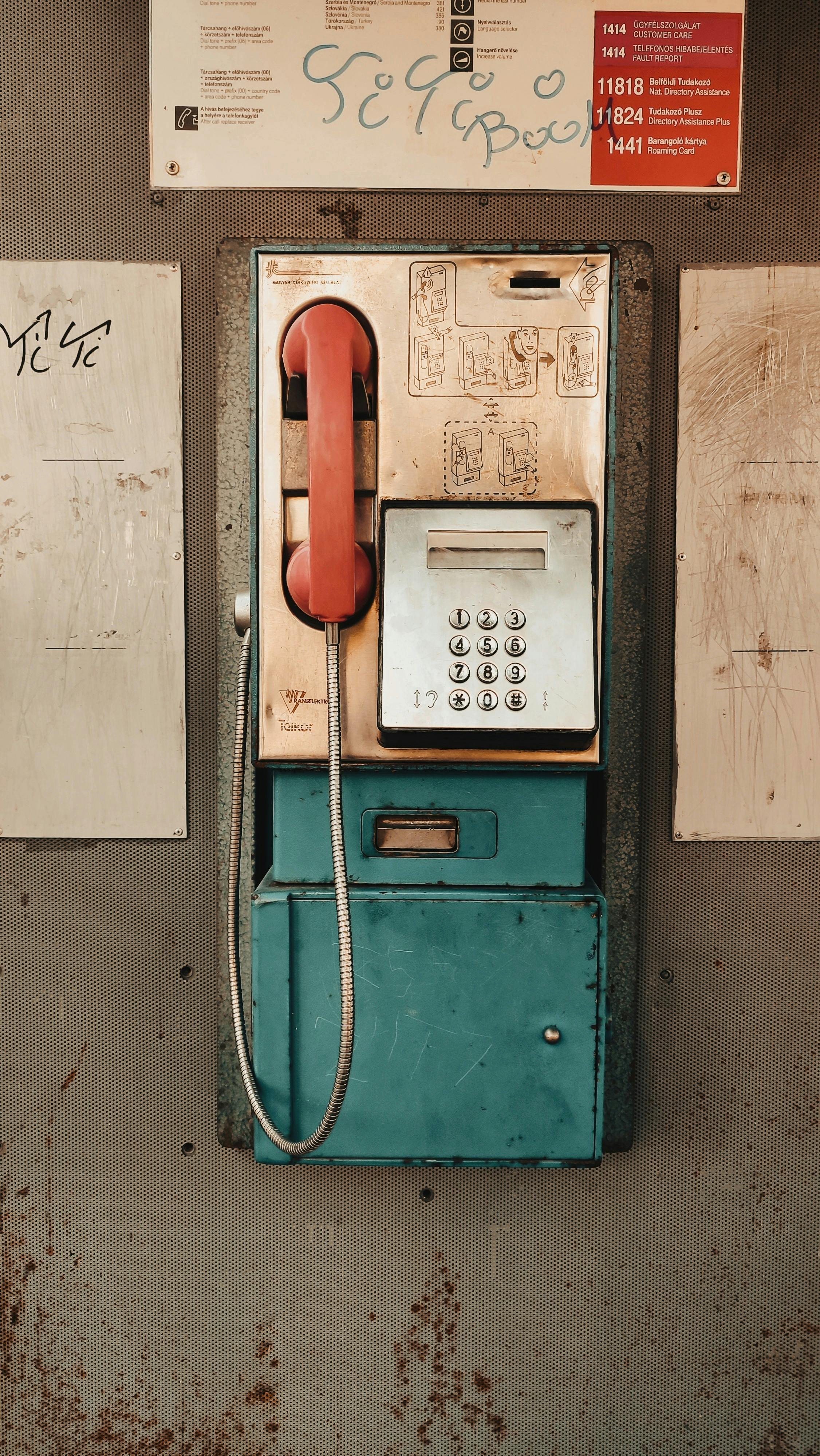 Foto de stock gratuita sobre auricular rojo, cabina telefónica ...