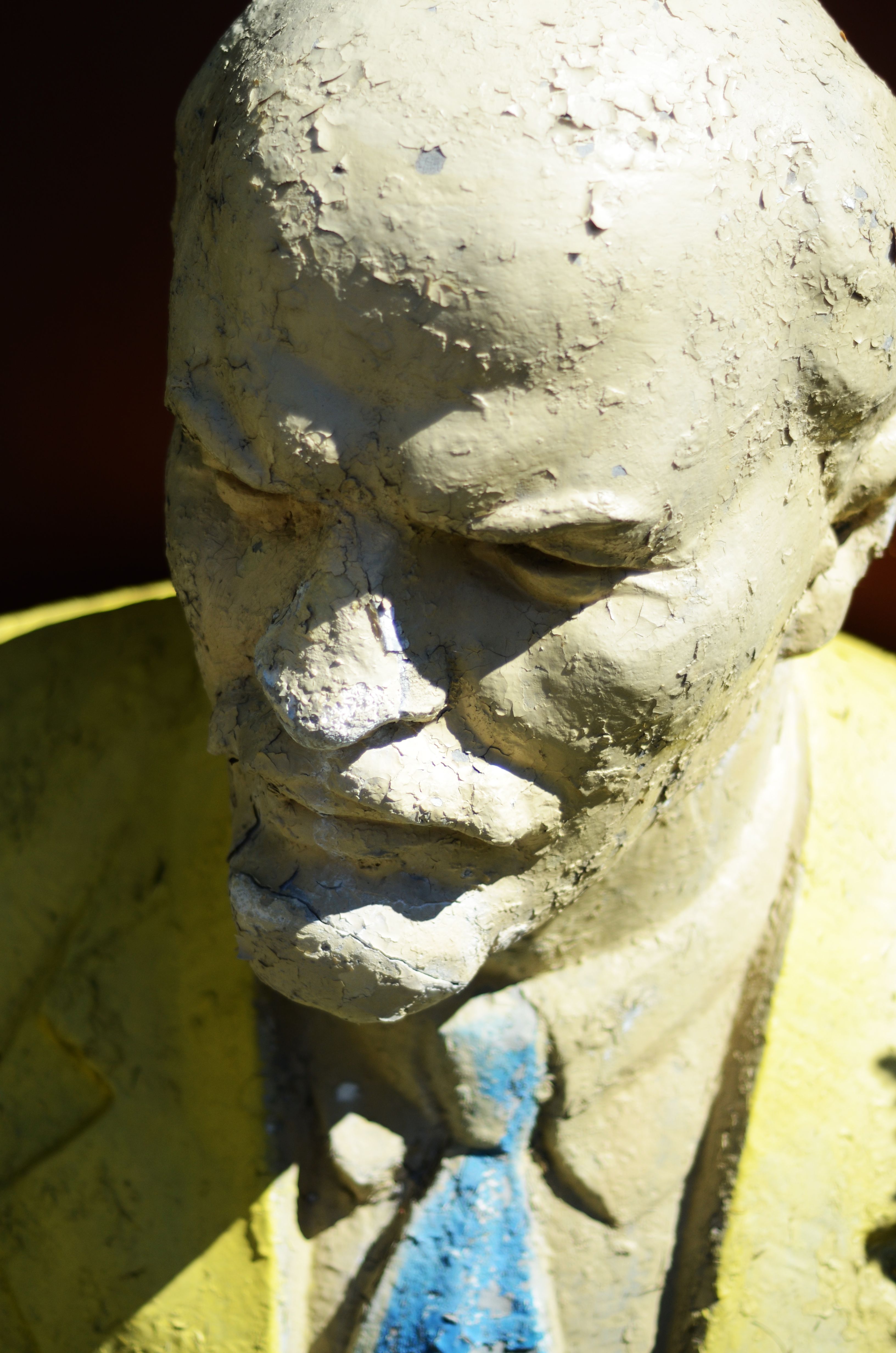 Sunlit Head of Lenin Statue · Free Stock Photo