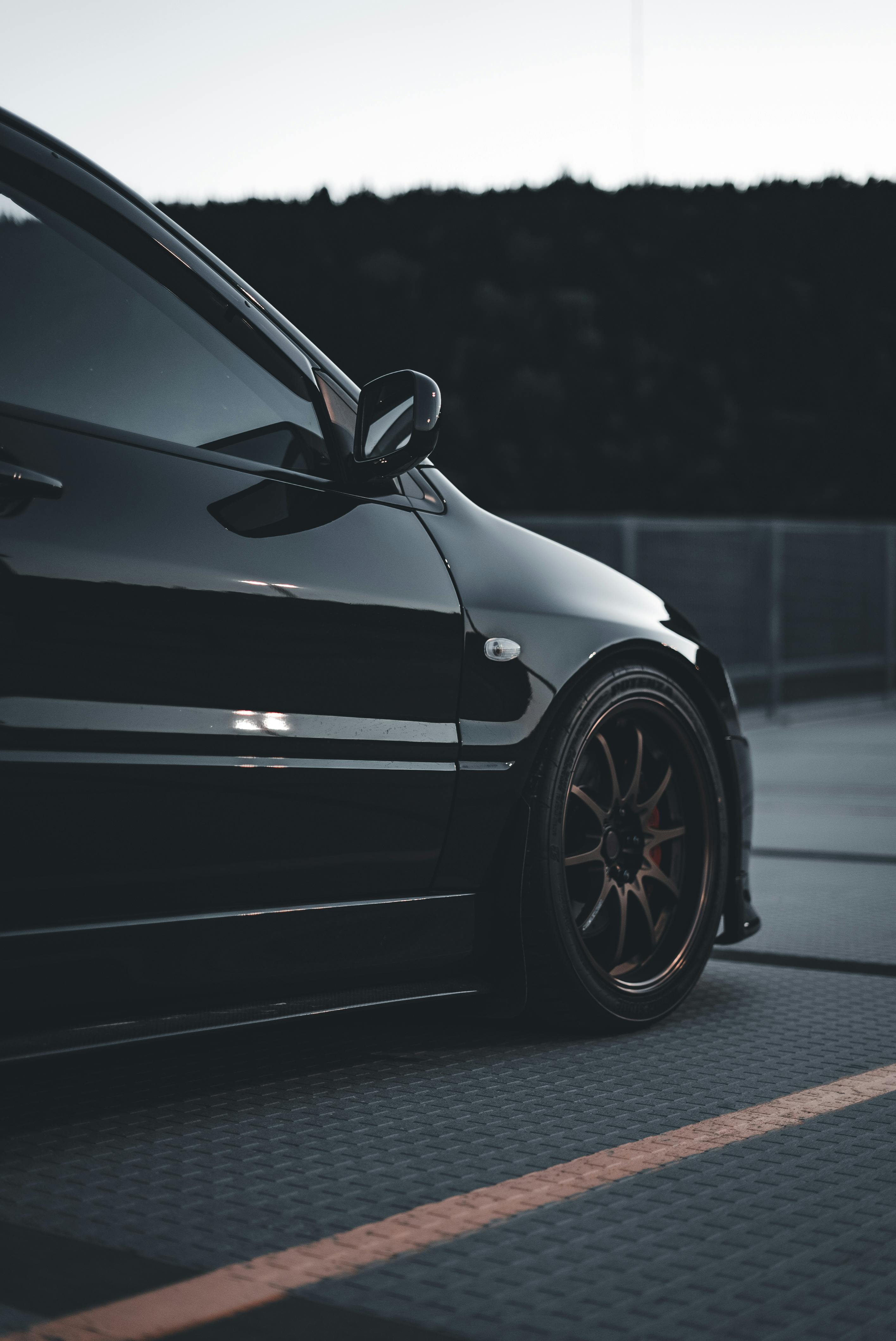 Close up of Mitsubishi Lancer Evolution · Free Stock Photo