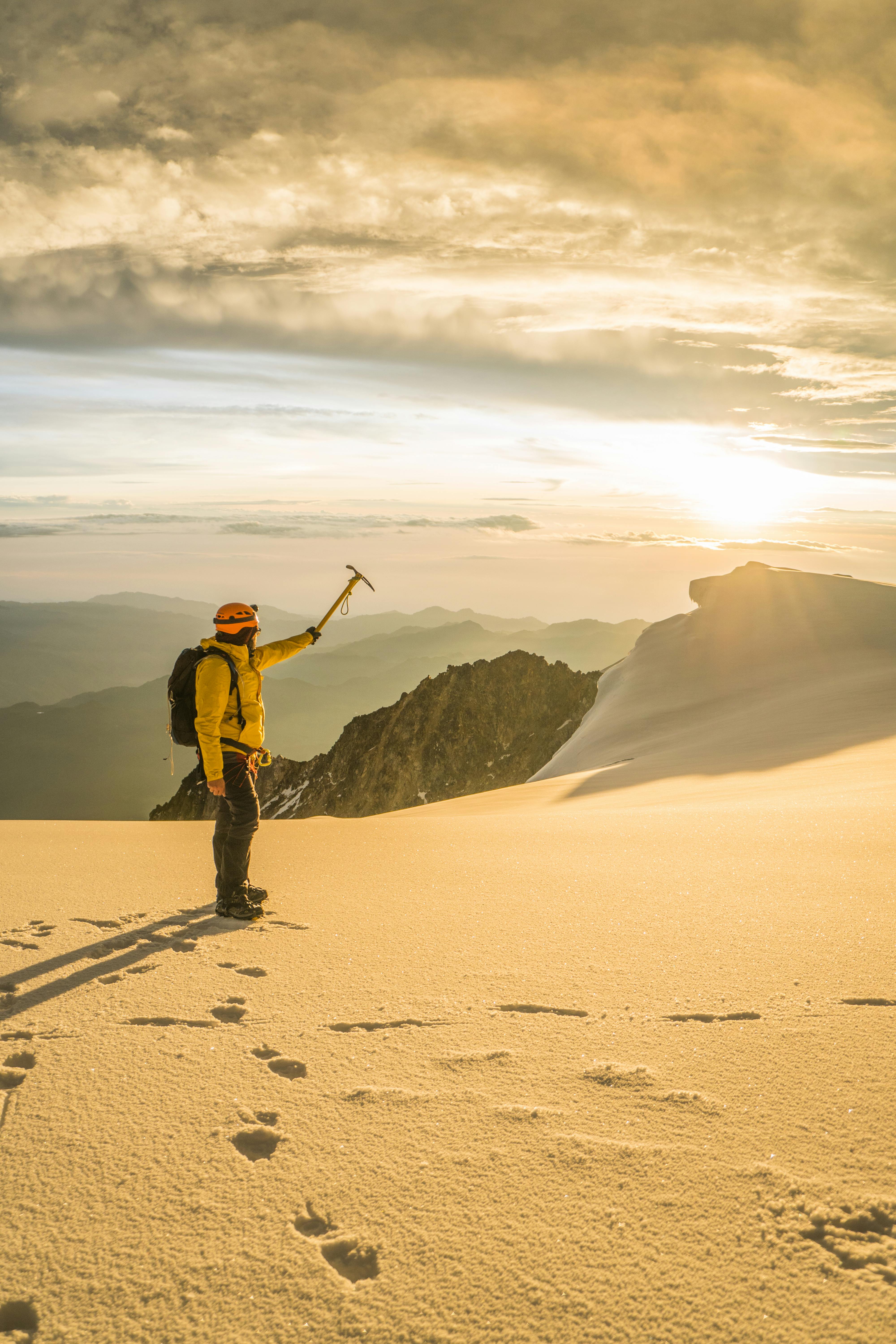 Snow Hiking Photos, Download The BEST Free Snow Hiking Stock Photos ...