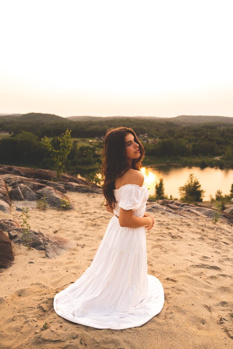 Woman Standing Photos, Download The BEST Free Woman Standing Stock ...