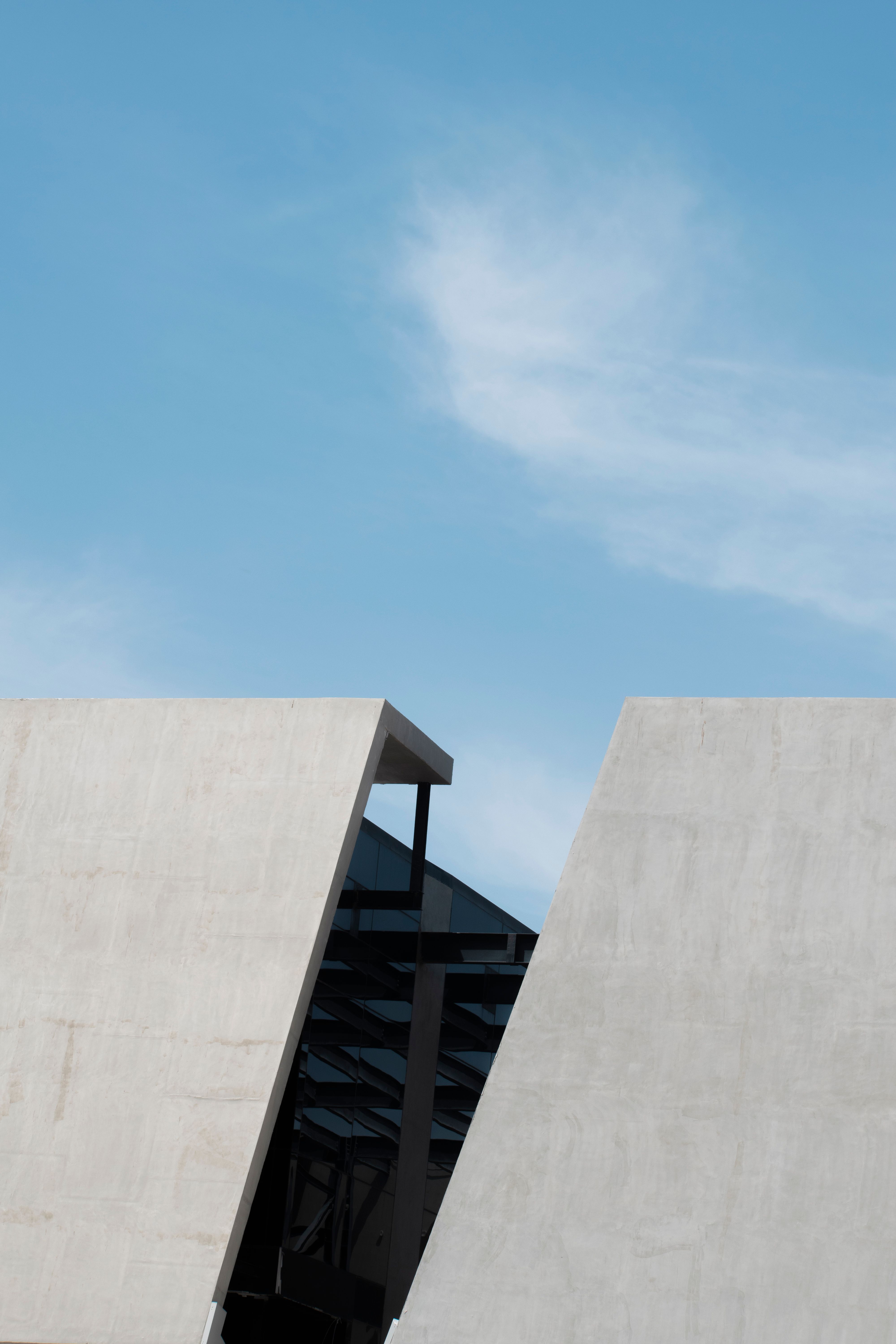 Sunlit, Gray Building Wall · Free Stock Photo
