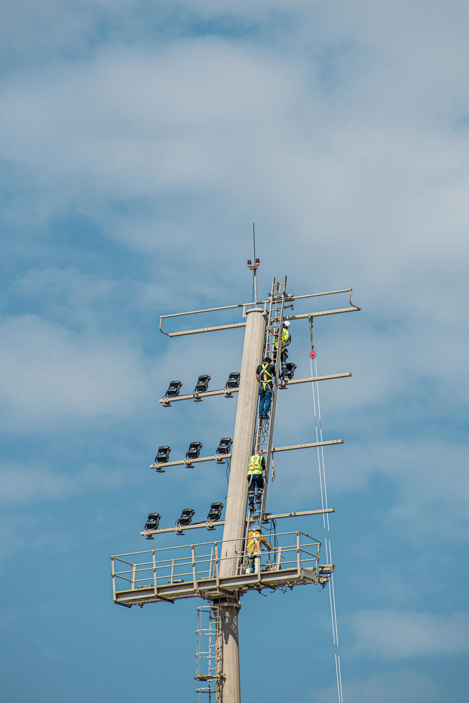 Men At Work Photos, Download The BEST Free Men At Work Stock Photos ...