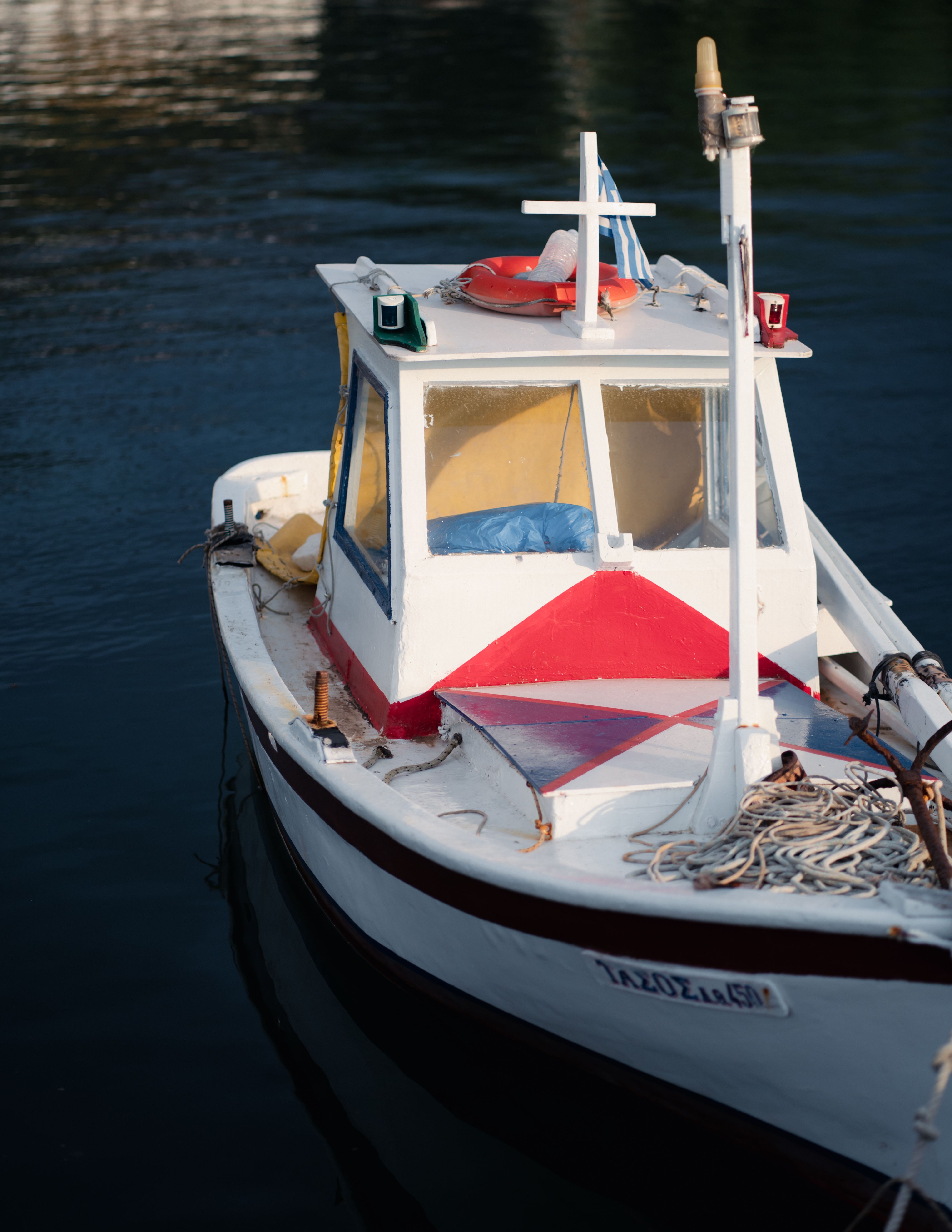 Moored Motorboat on Lake · Free Stock Photo