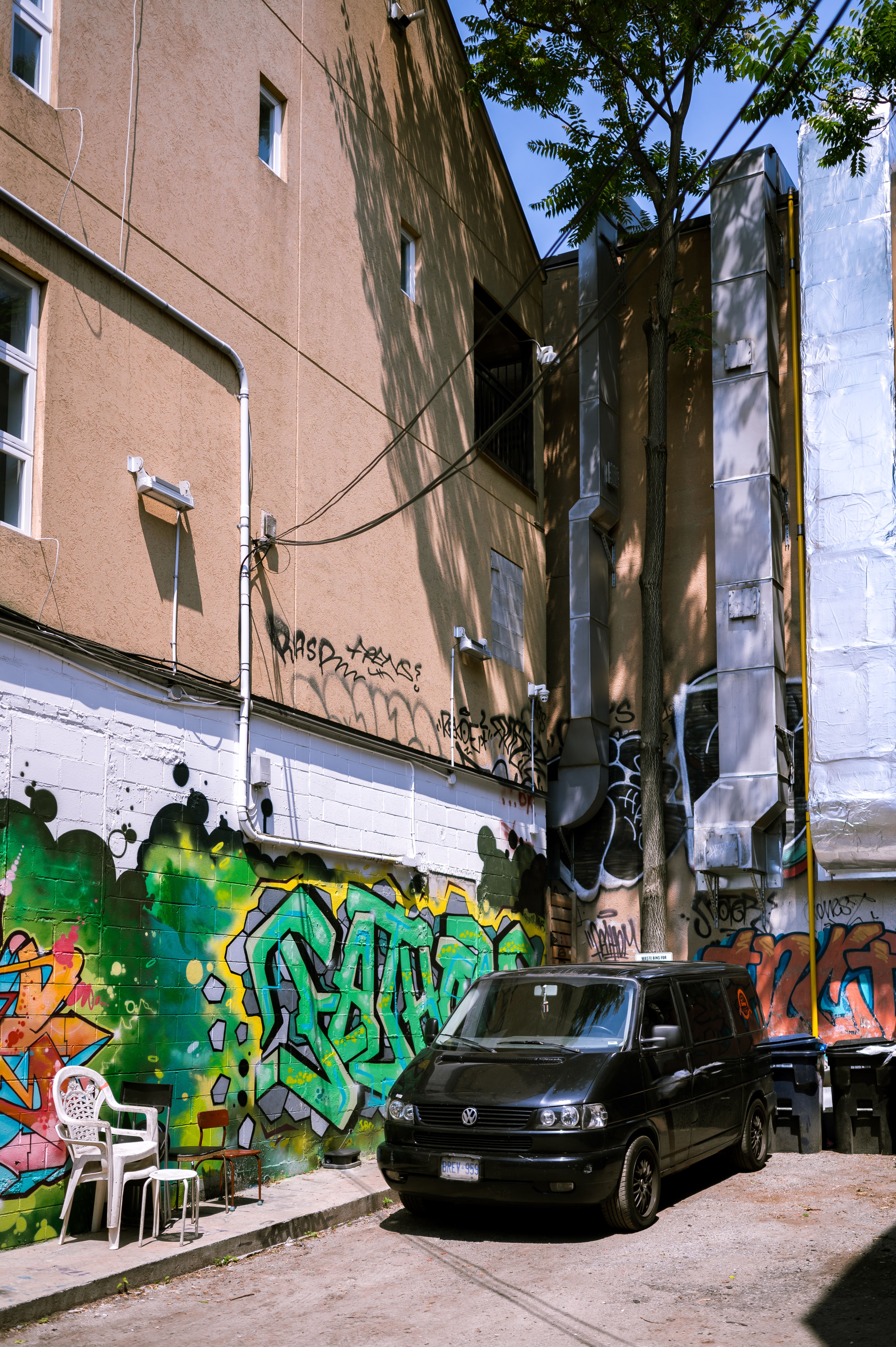 Graffiti of Homer Simpson on Door · Free Stock Photo