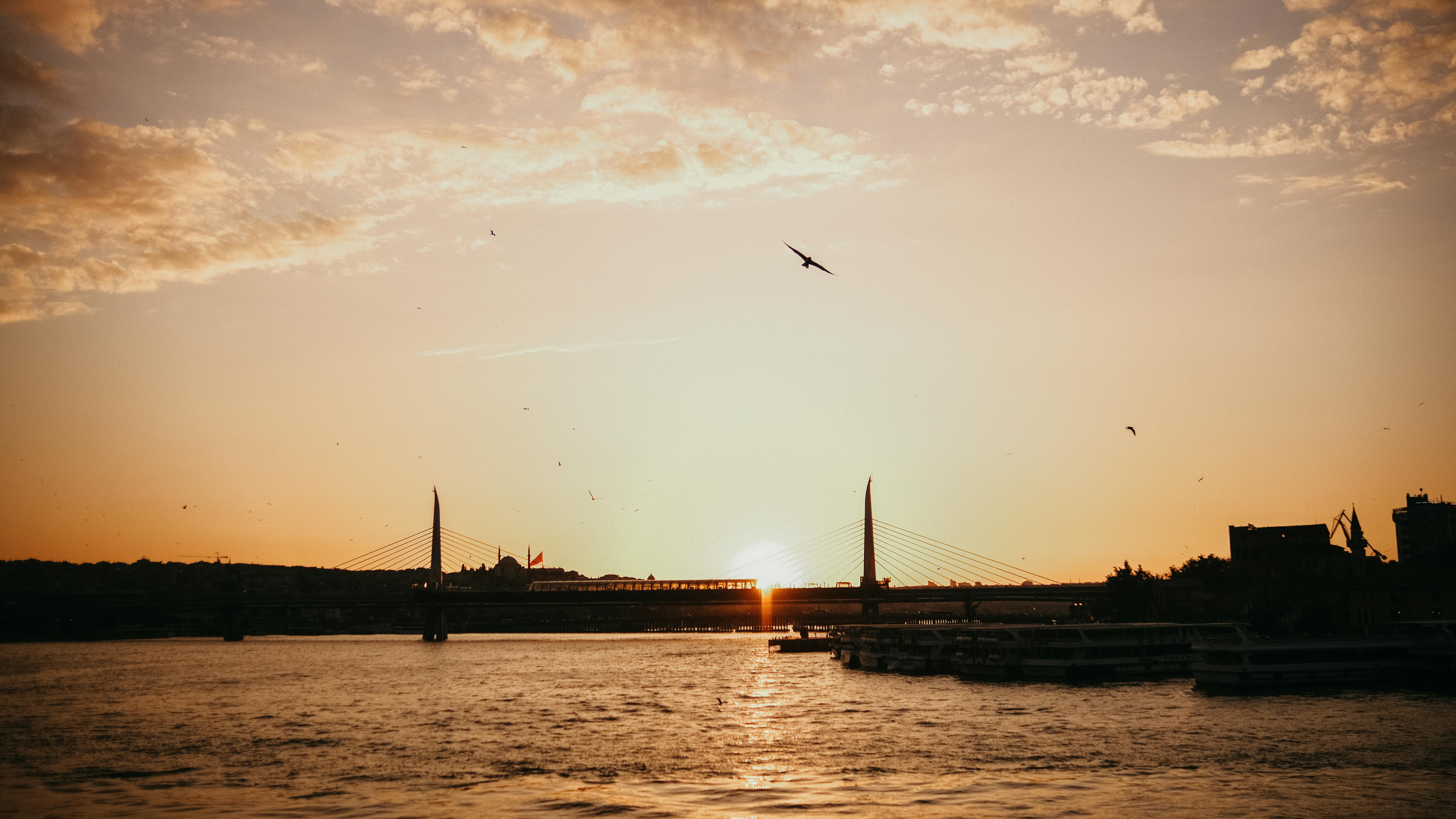 Sea Coast in Istanbul at Sunset · Free Stock Photo
