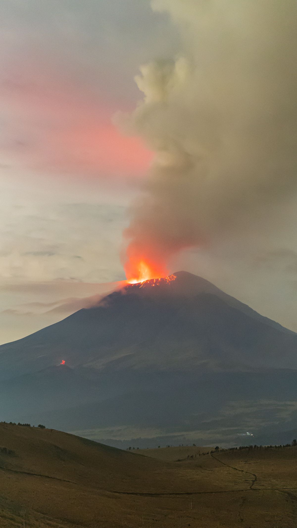 Vent Of Volcano Photos, Download The BEST Free Vent Of Volcano Stock ...