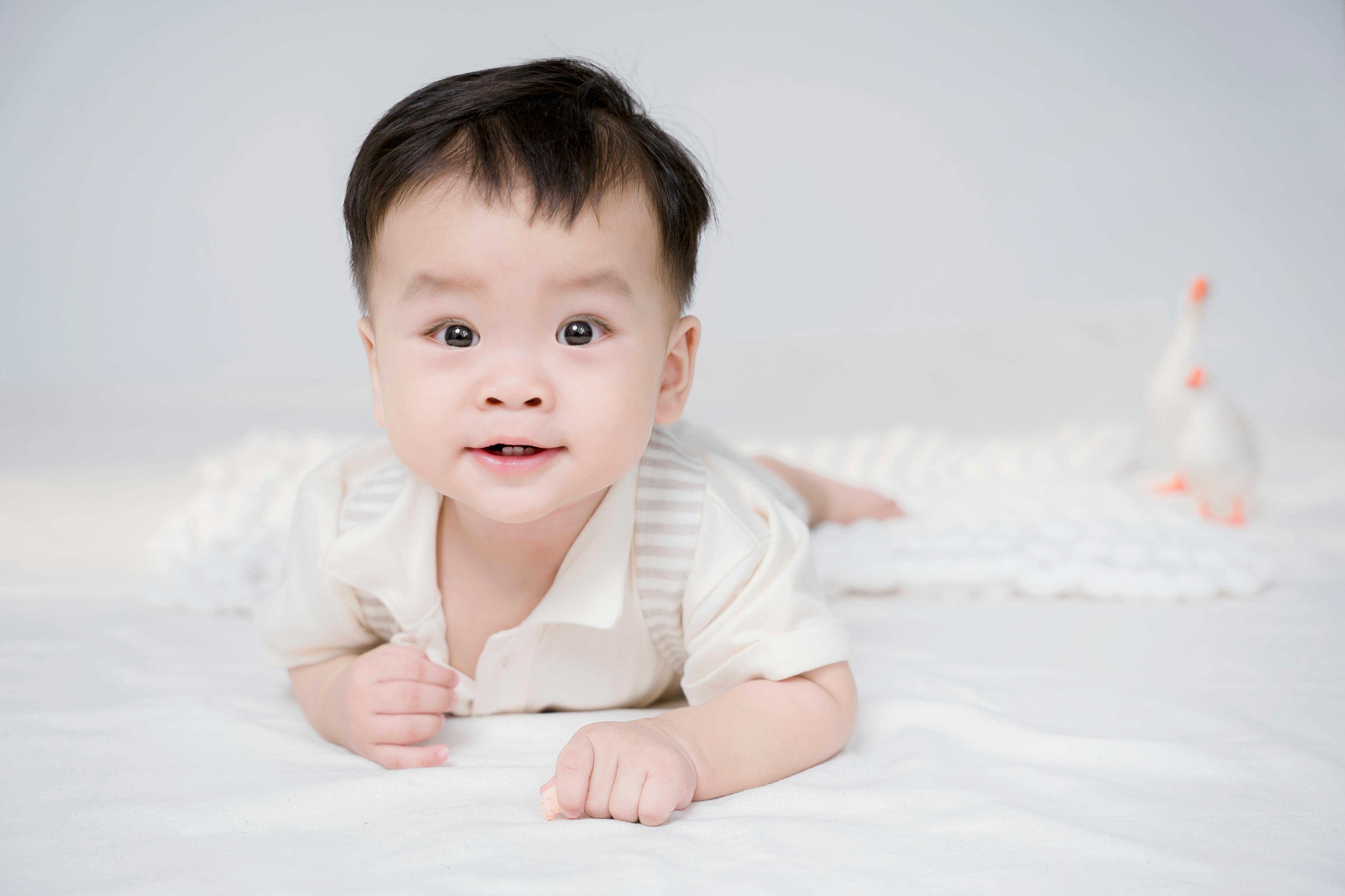 Studio Shot of a Baby · Free Stock Photo