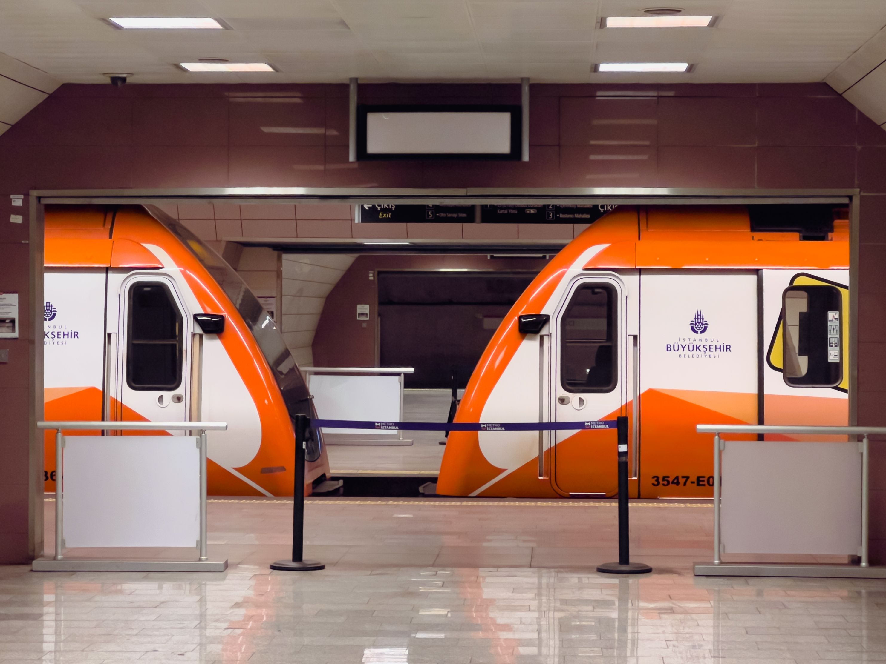 Foto de stock gratuita sobre andén de metro, estación de metro, metro ...