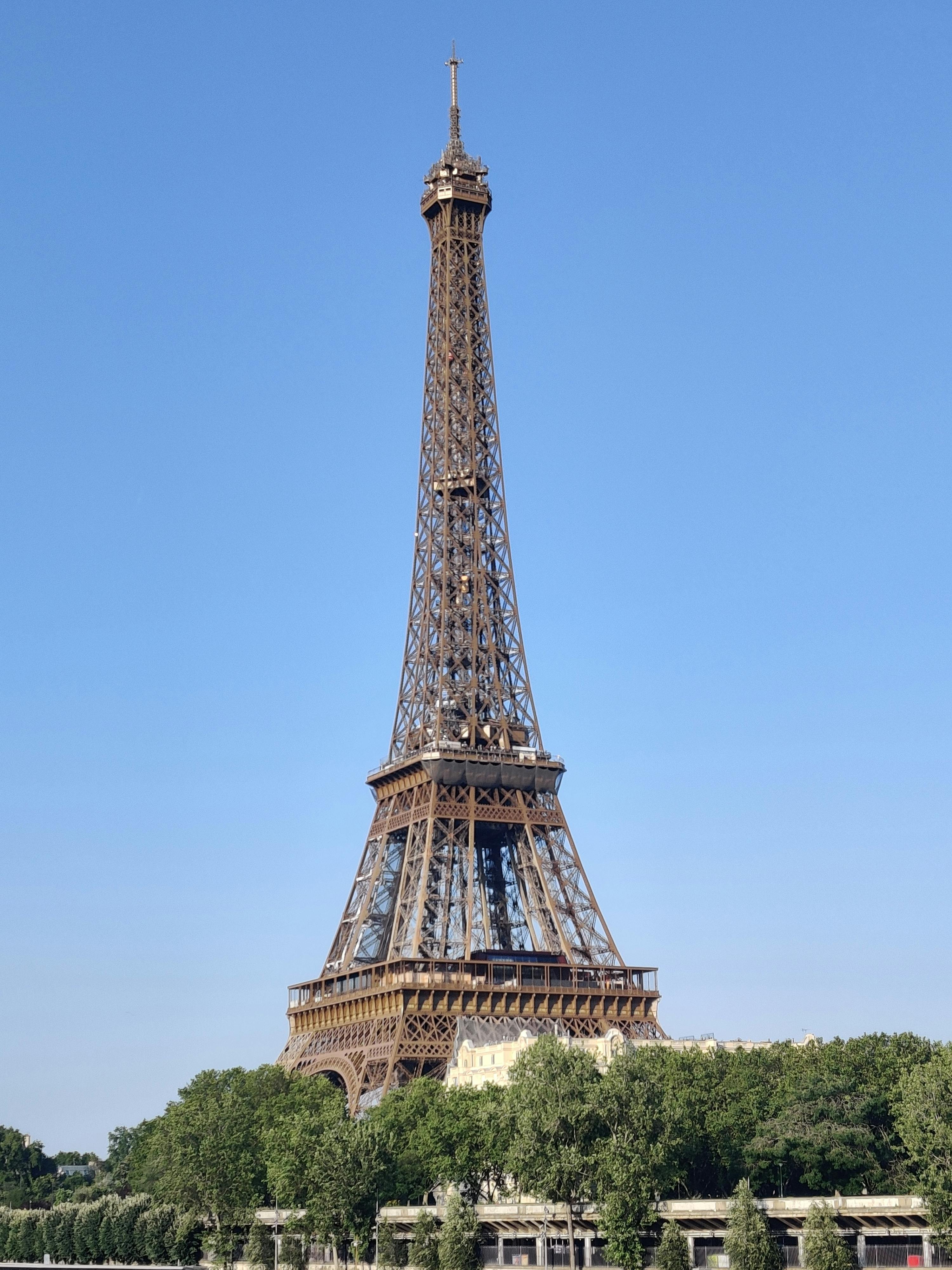 Eiffel Tower on Sunny Day · Free Stock Photo