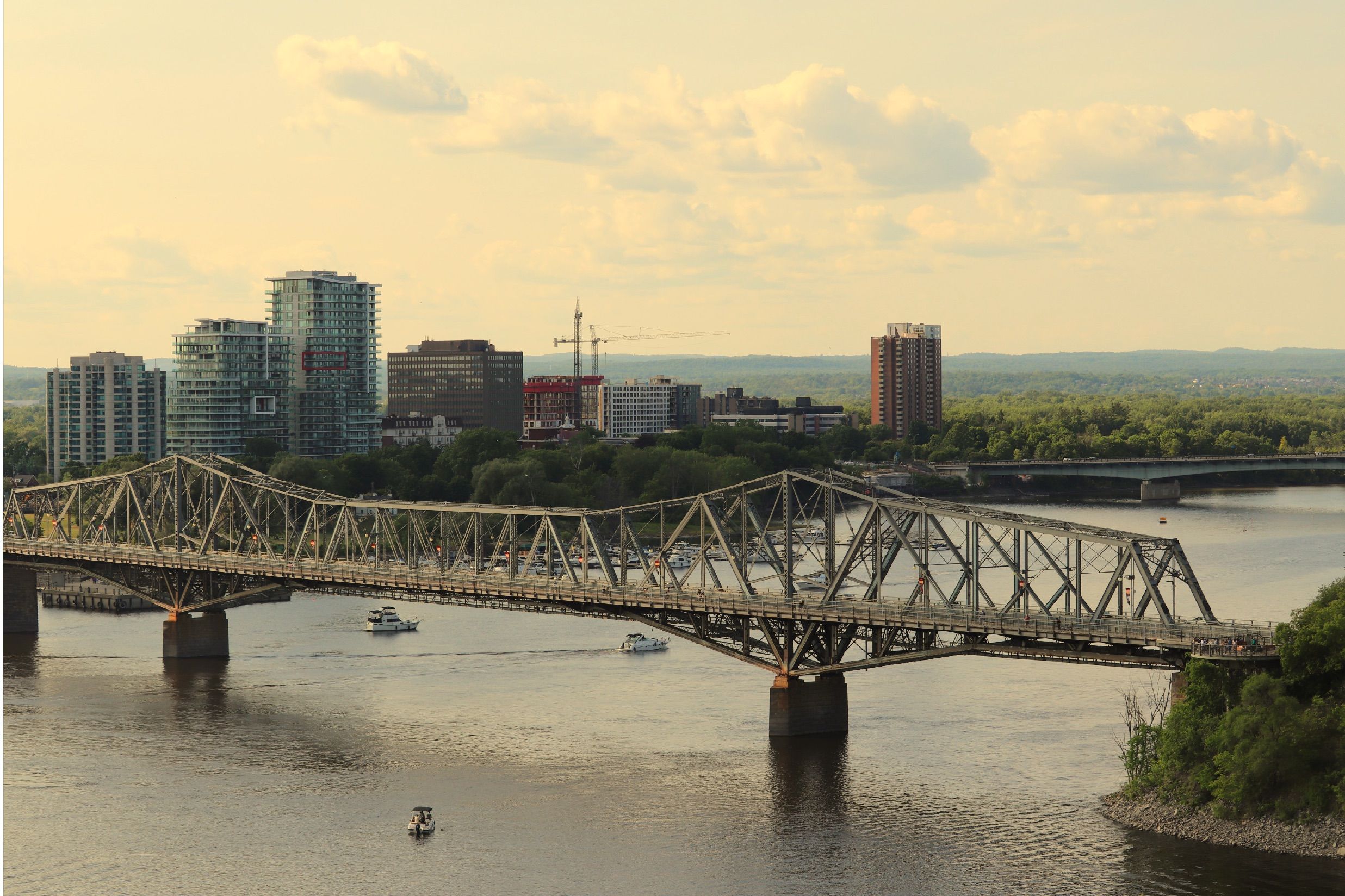 Alexandra Bridge in Ottawa · Free Stock Photo