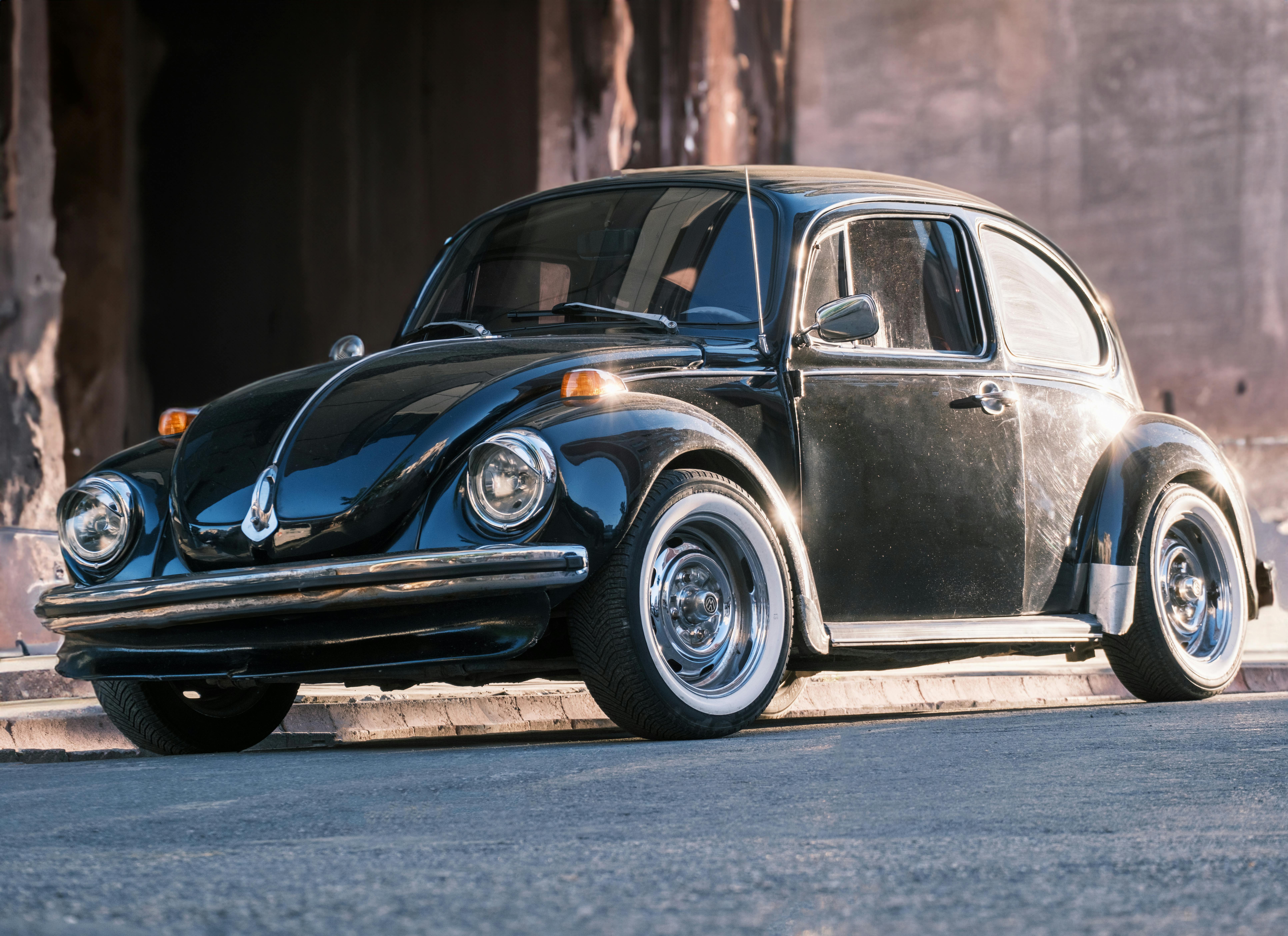 Vintage Volkswagen Beetle · Free Stock Photo