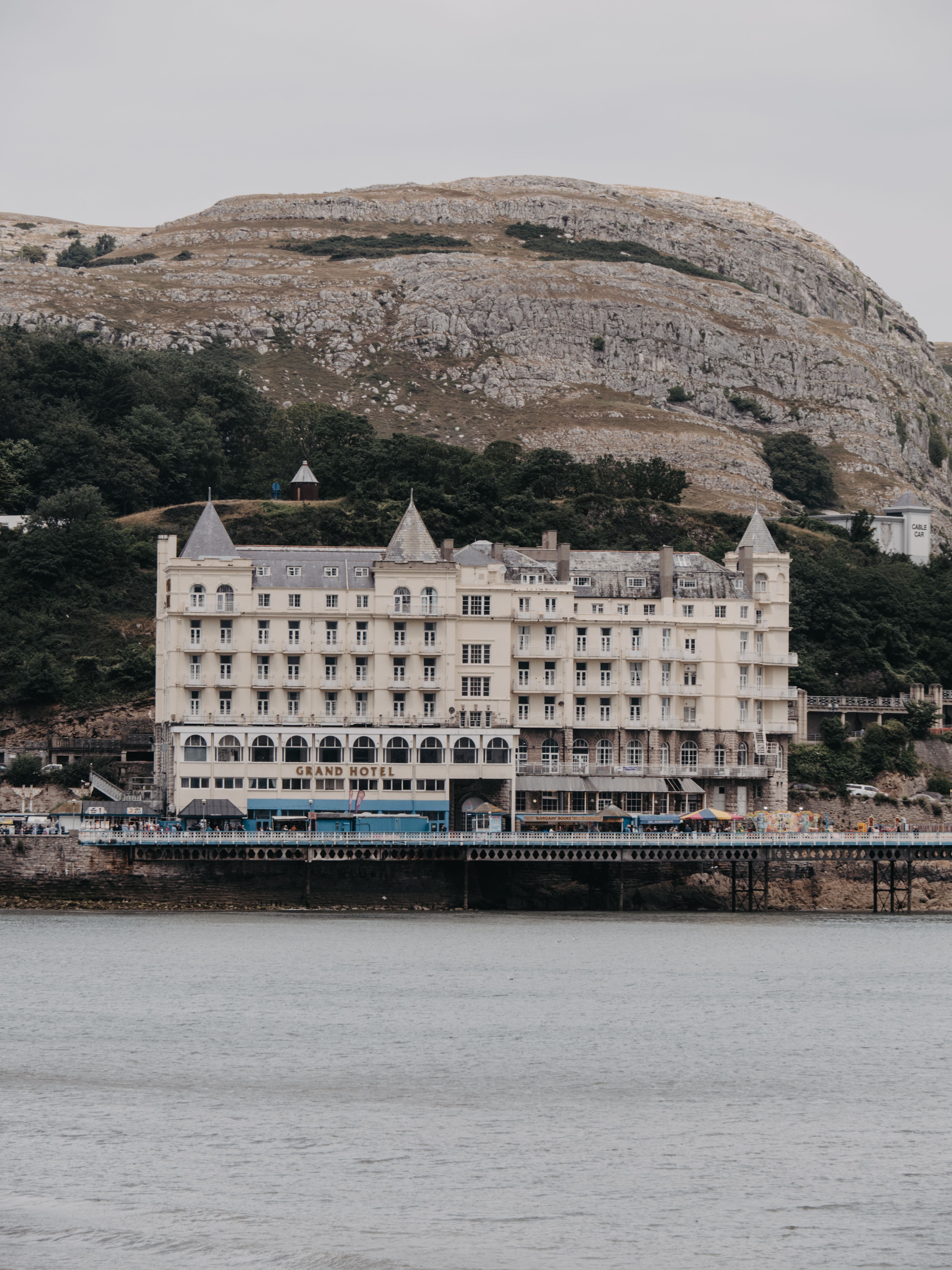 Grand Hotel on Sea Shore in Llandudno · Free Stock Photo