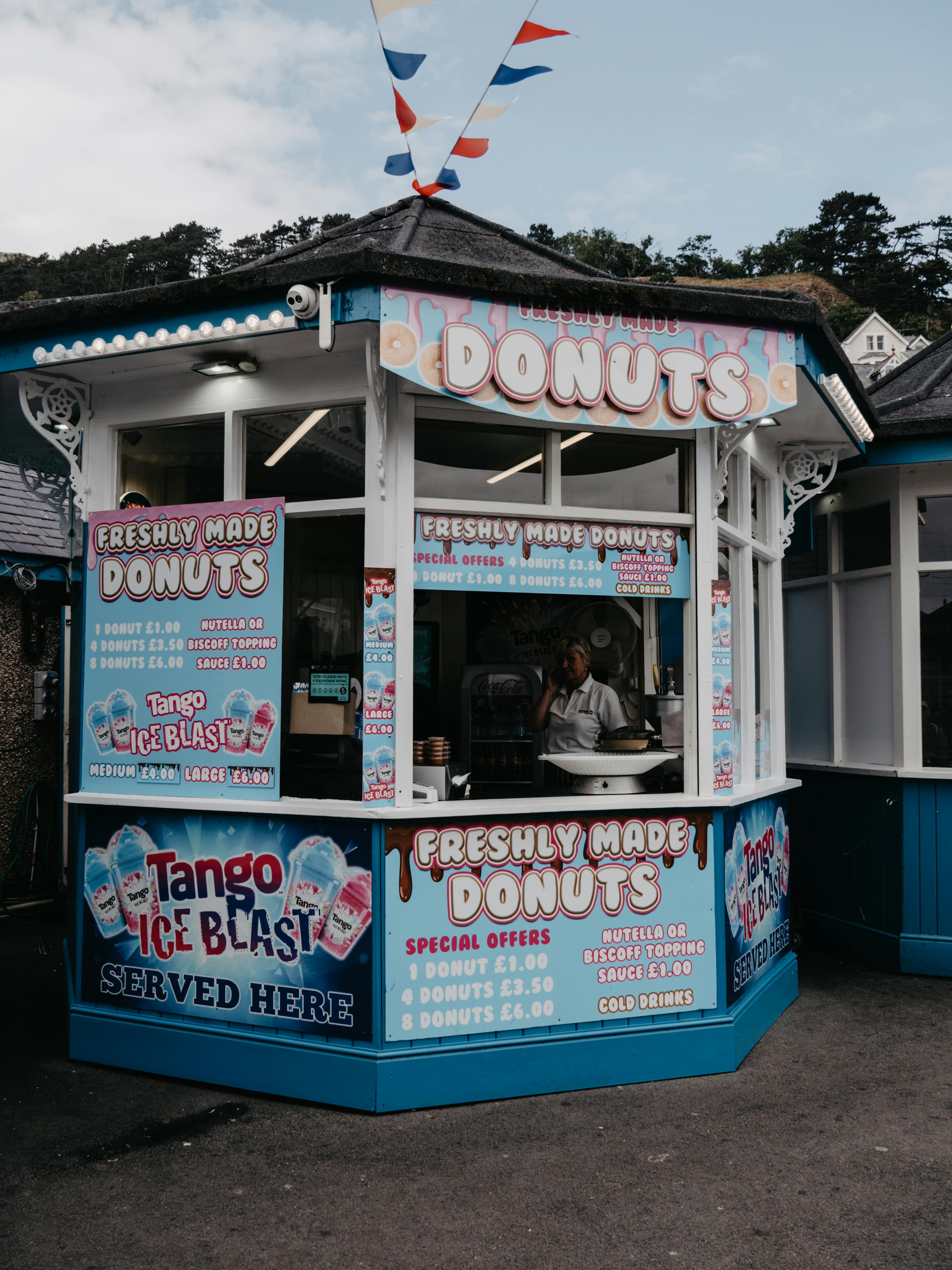 Stall with Donuts · Free Stock Photo