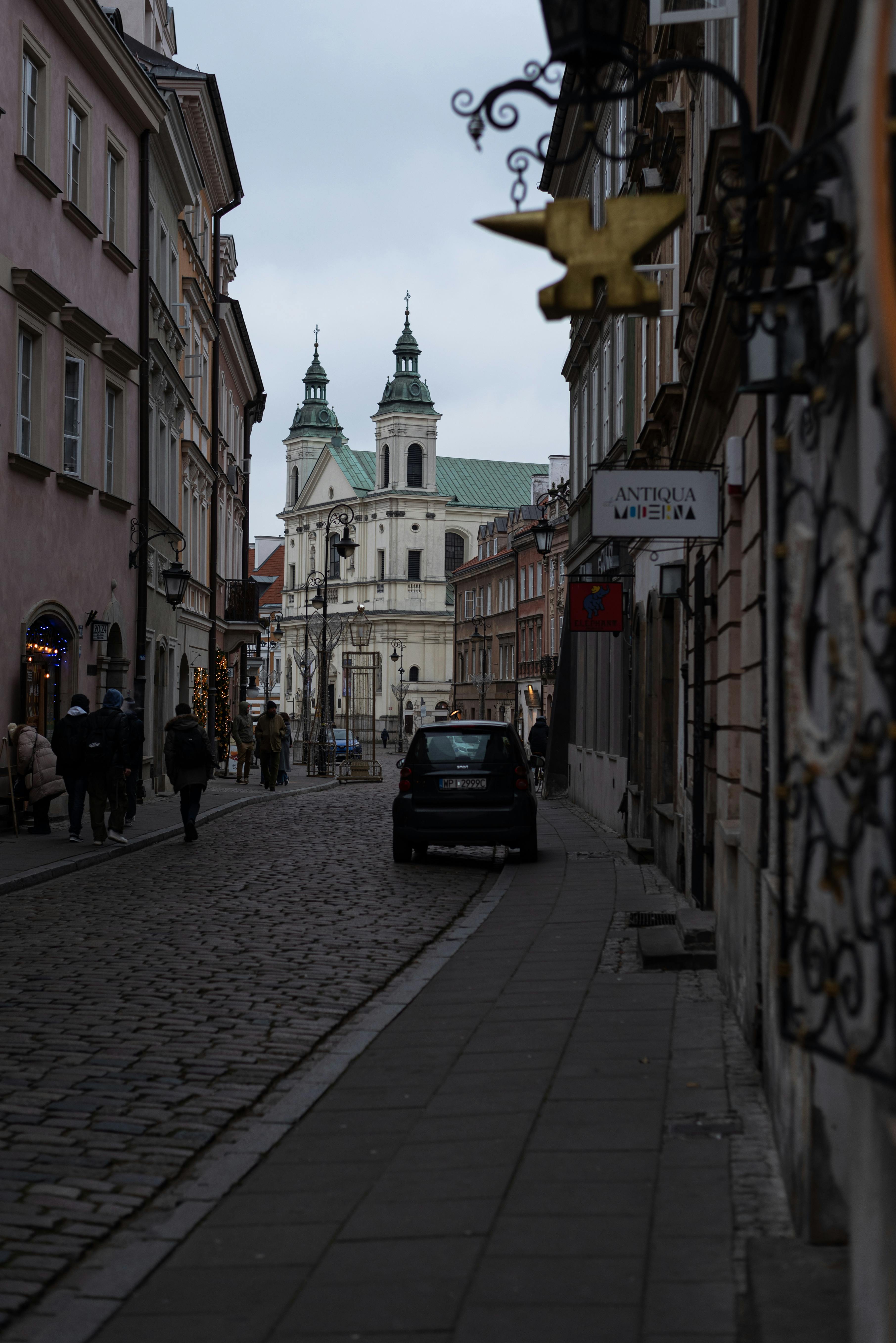 Perspective Of A Three Storey Brick Walled Building · Free Stock Photo