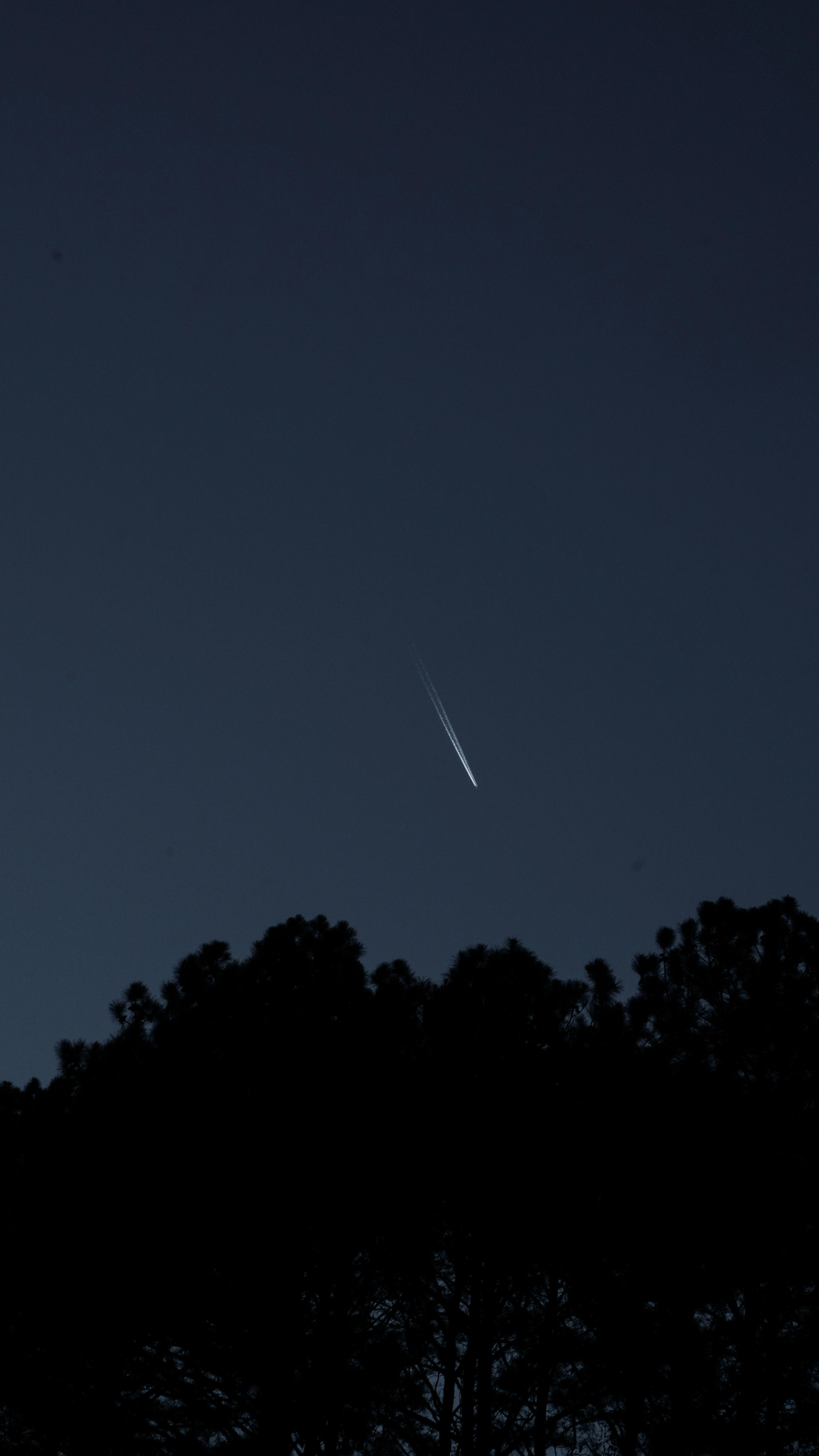 Falling Star on Night Sky · Free Stock Photo