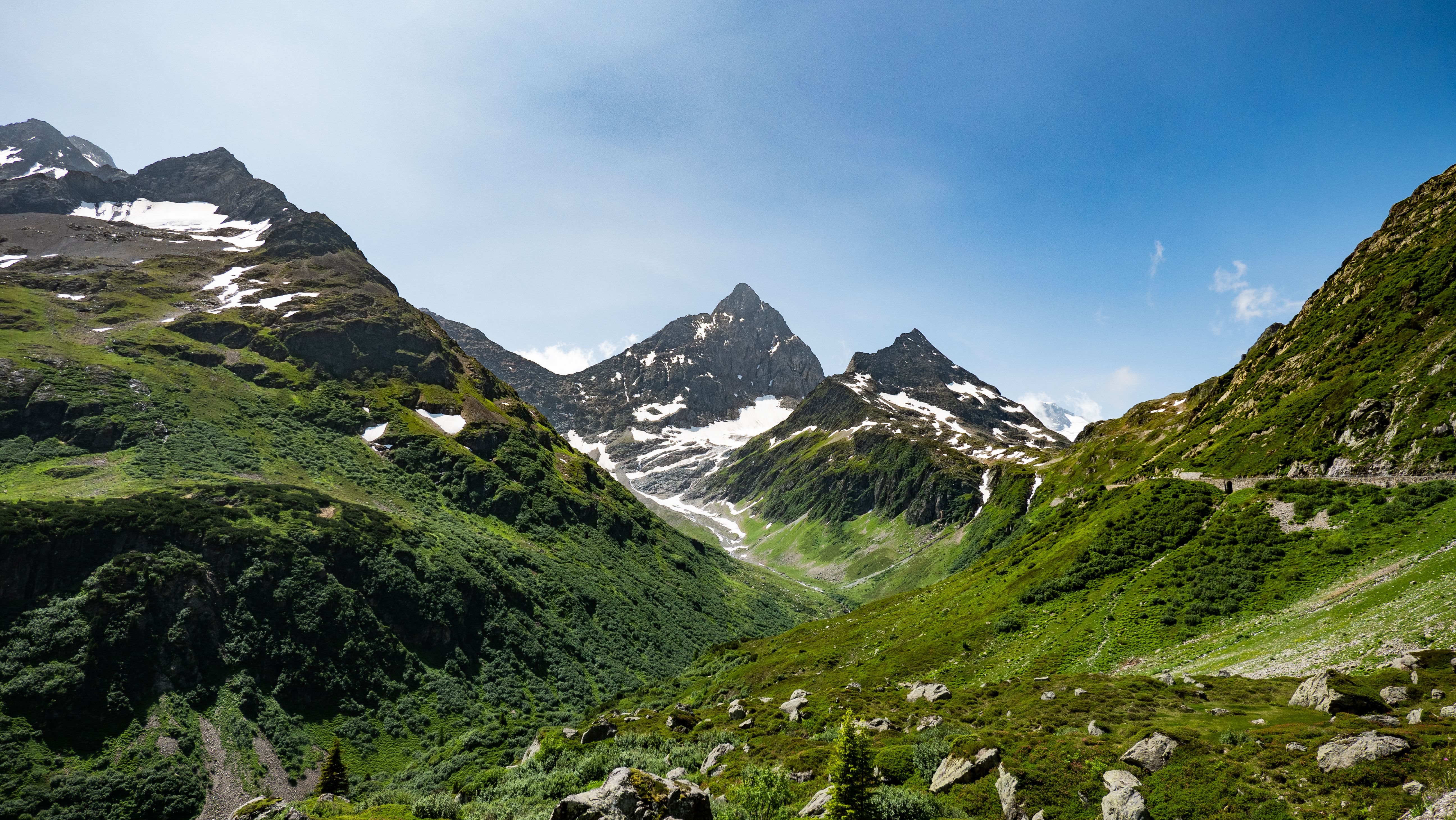 Mountain Pass in the Swiss Alps · Free Stock Photo