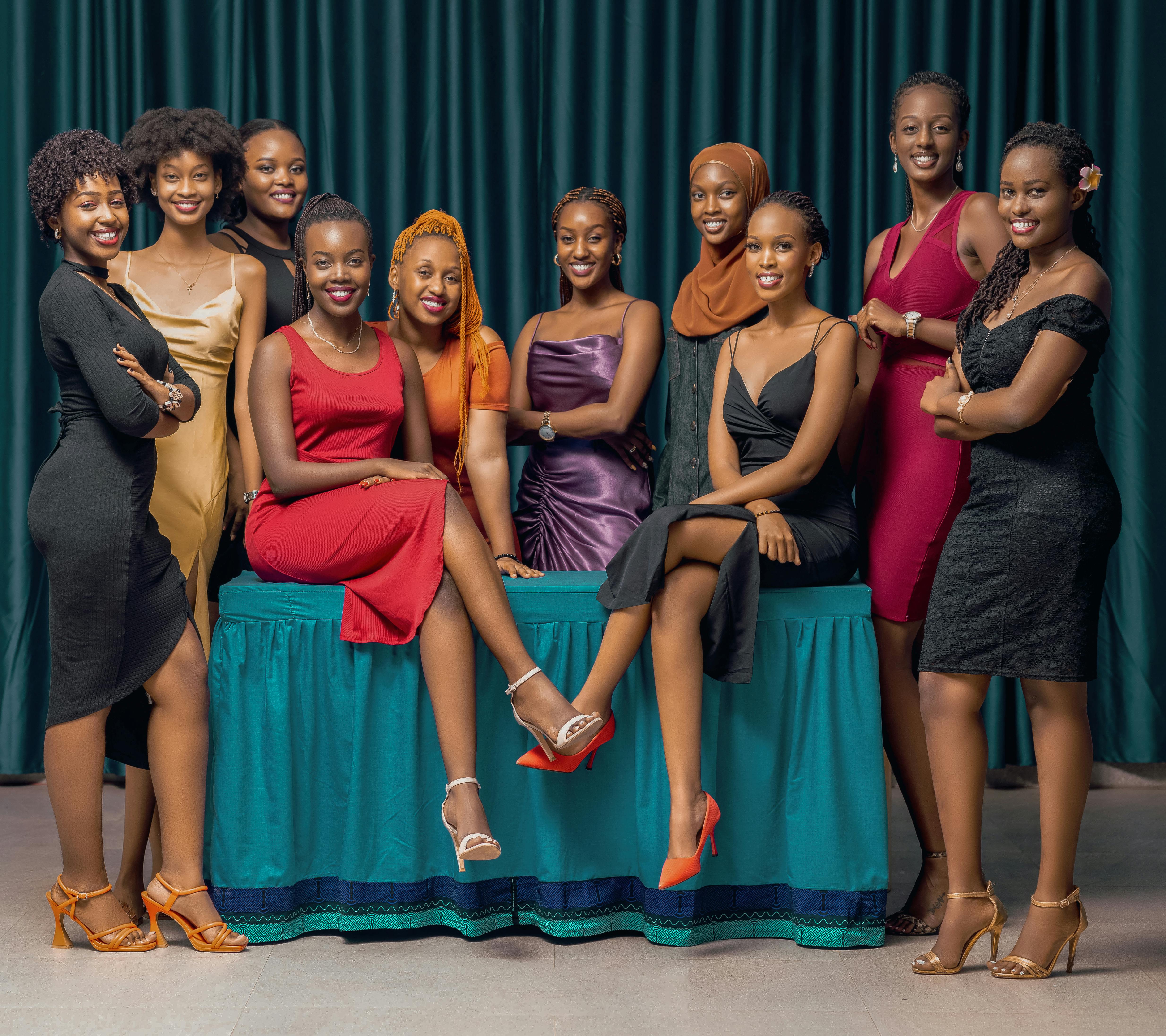 BEAUTIFUL WOMENS · Free Stock Photo