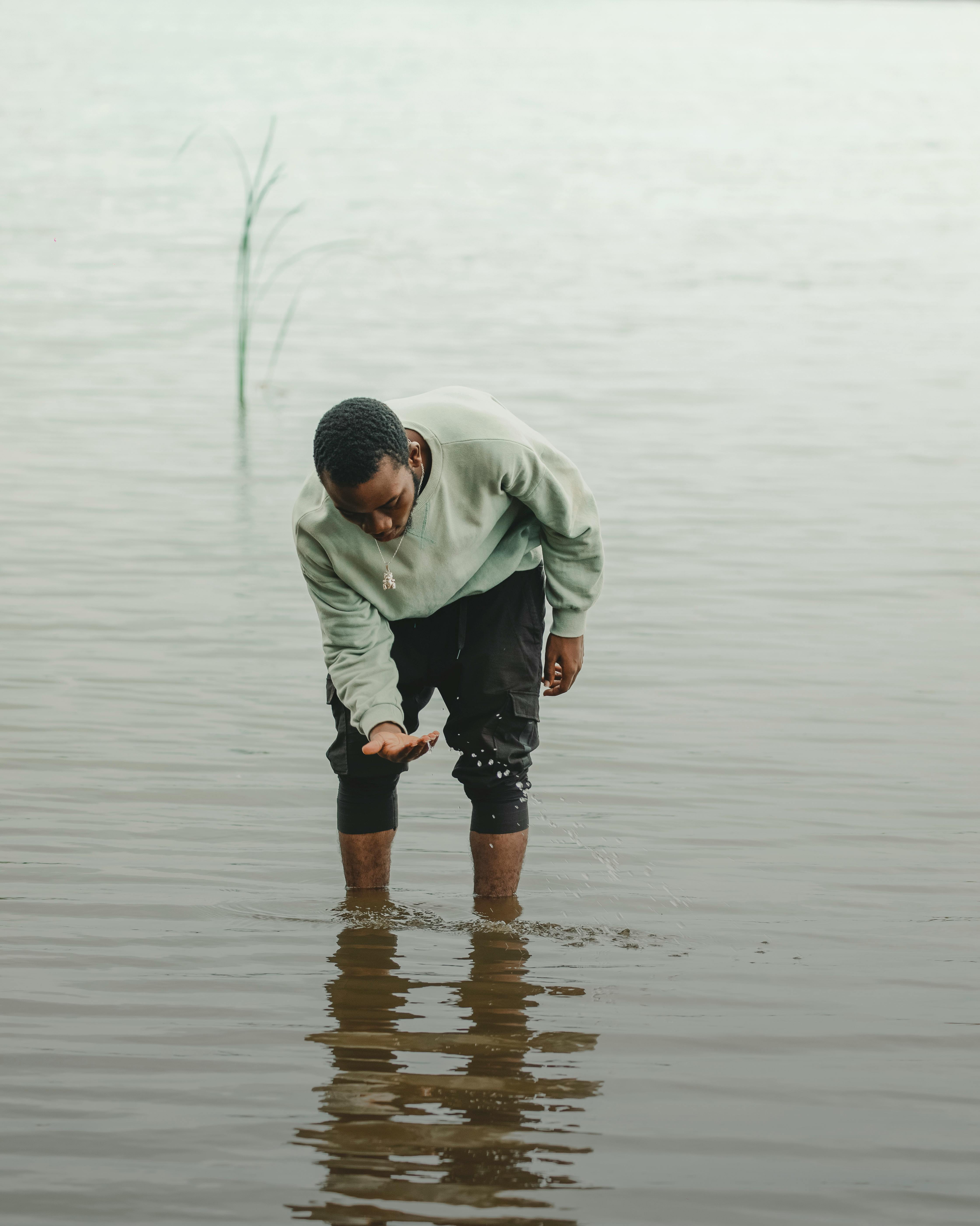 Splashing In Water Photos, Download The BEST Free Splashing In Water ...