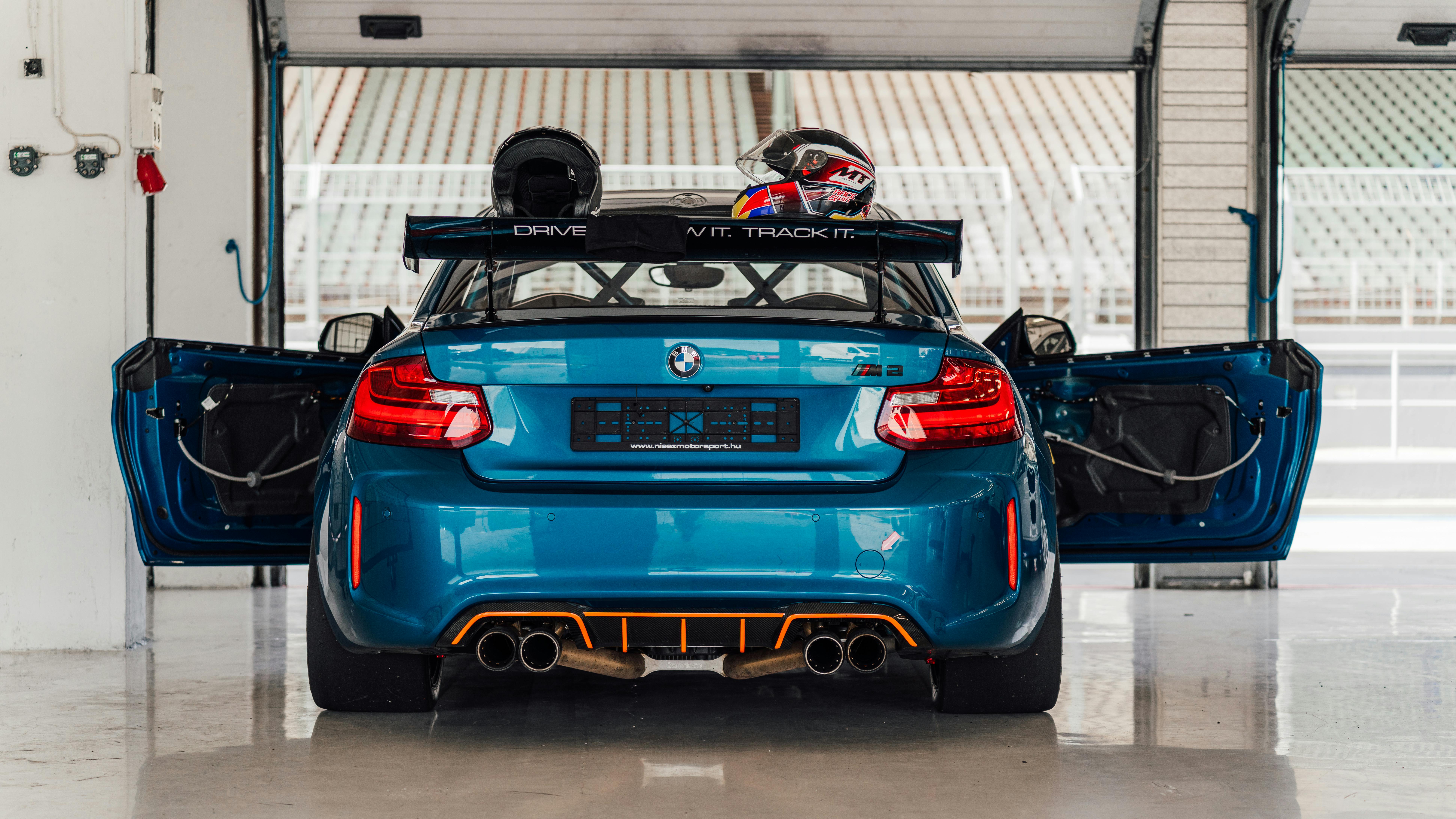 Back View of a Luxury Car · Free Stock Photo