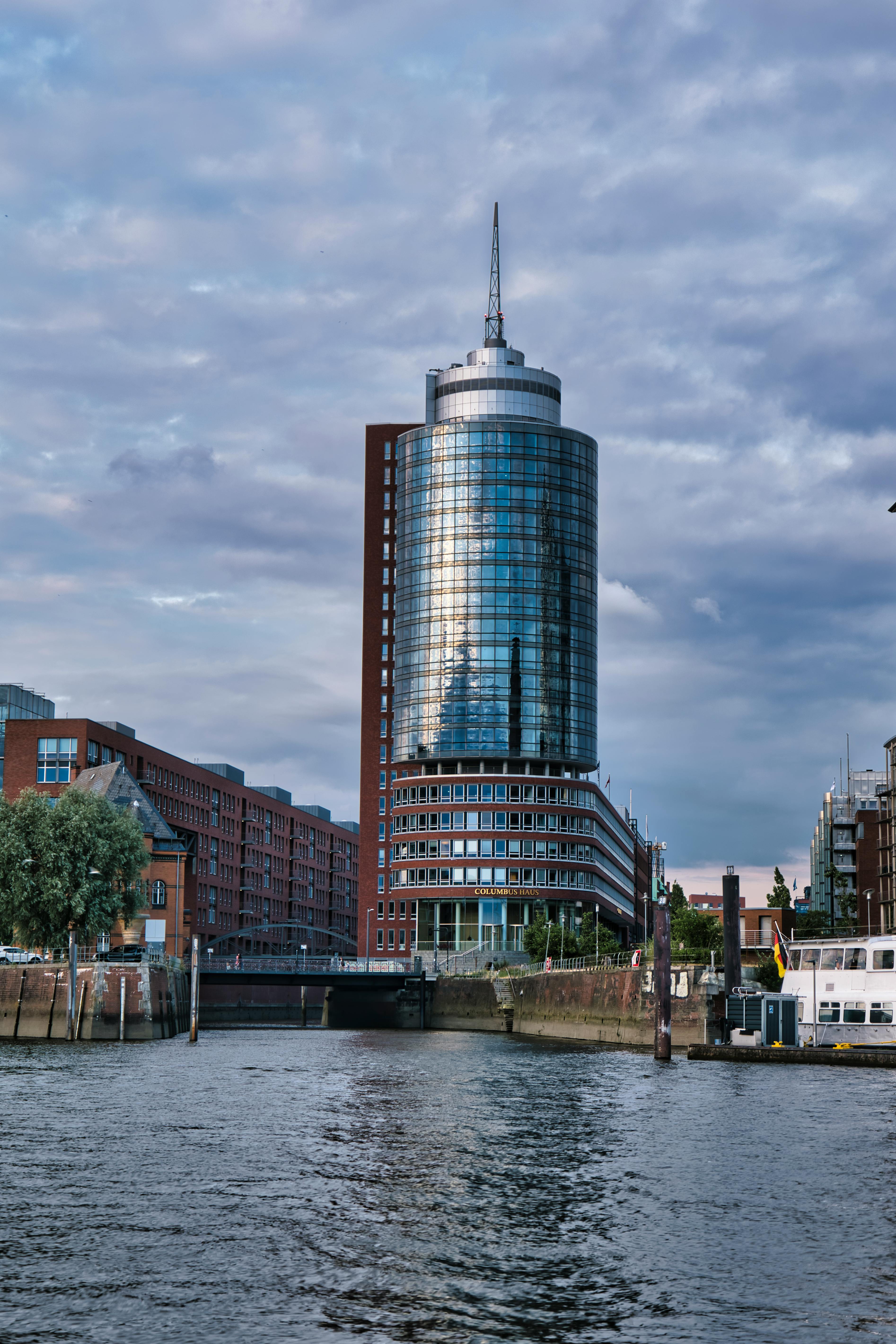 Skyscraper part of Hanseatic Trade Center in Hamburg · Free Stock Photo