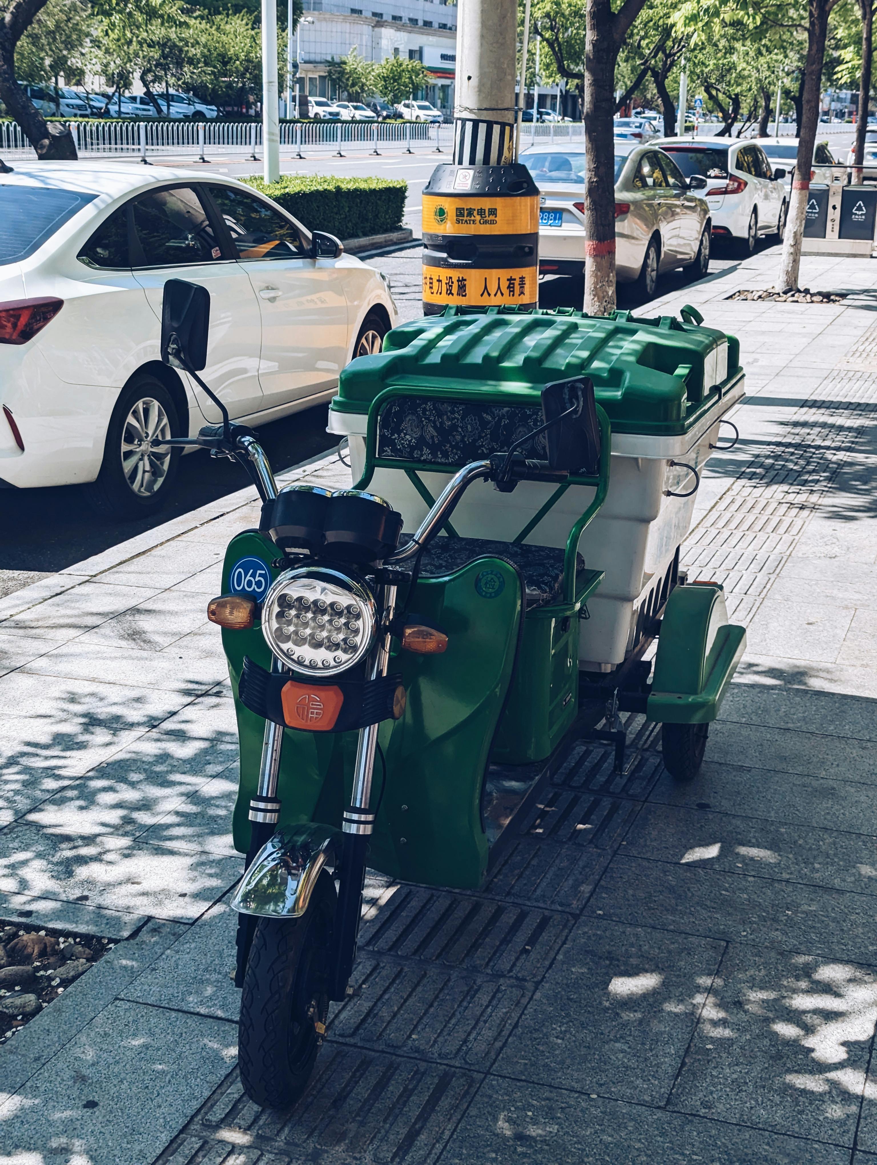 Motorbike with Trash Bin · Free Stock Photo